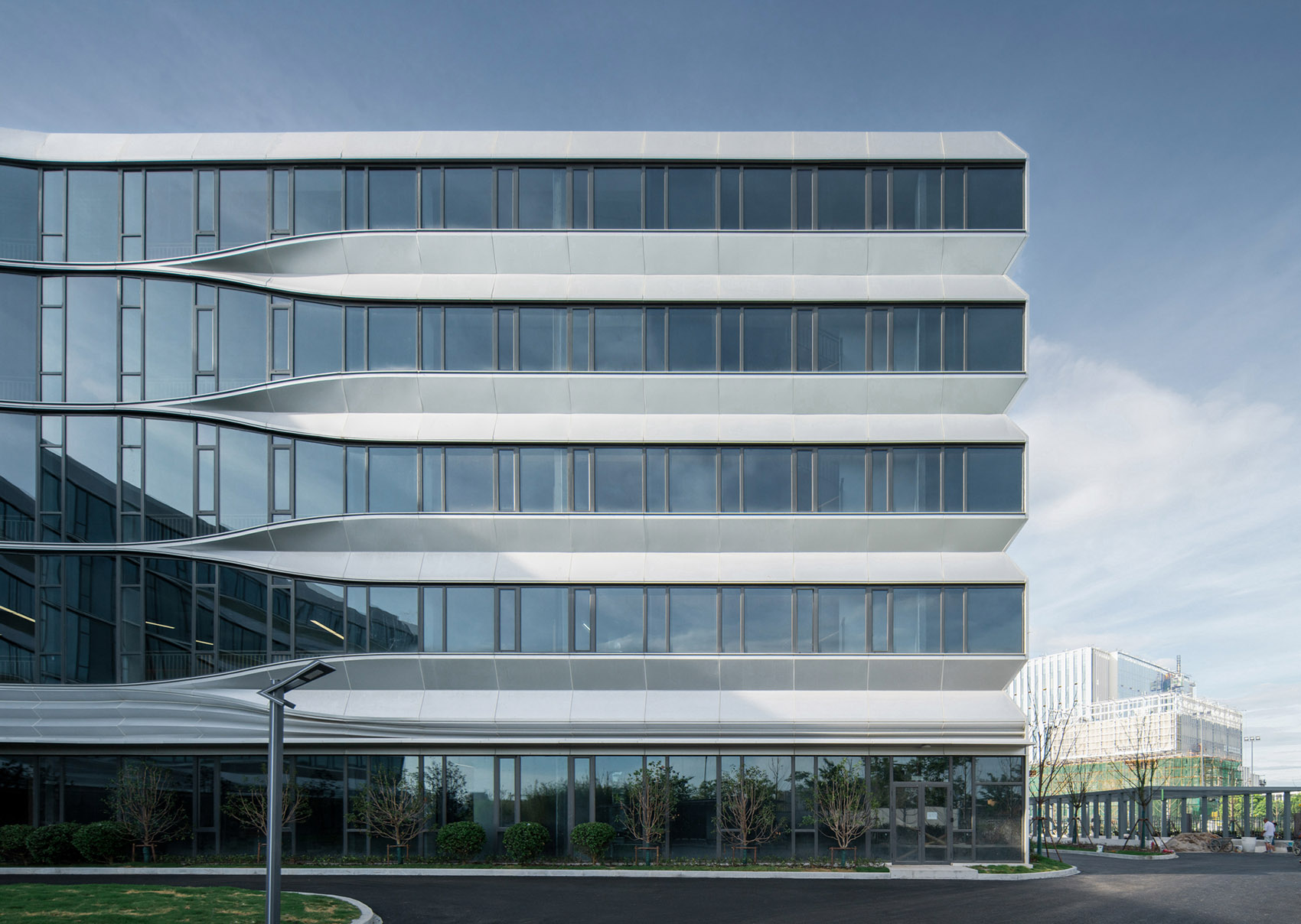 Hangzhou International School (HIS) by Zhu Peidong-line+ studio & gad ...