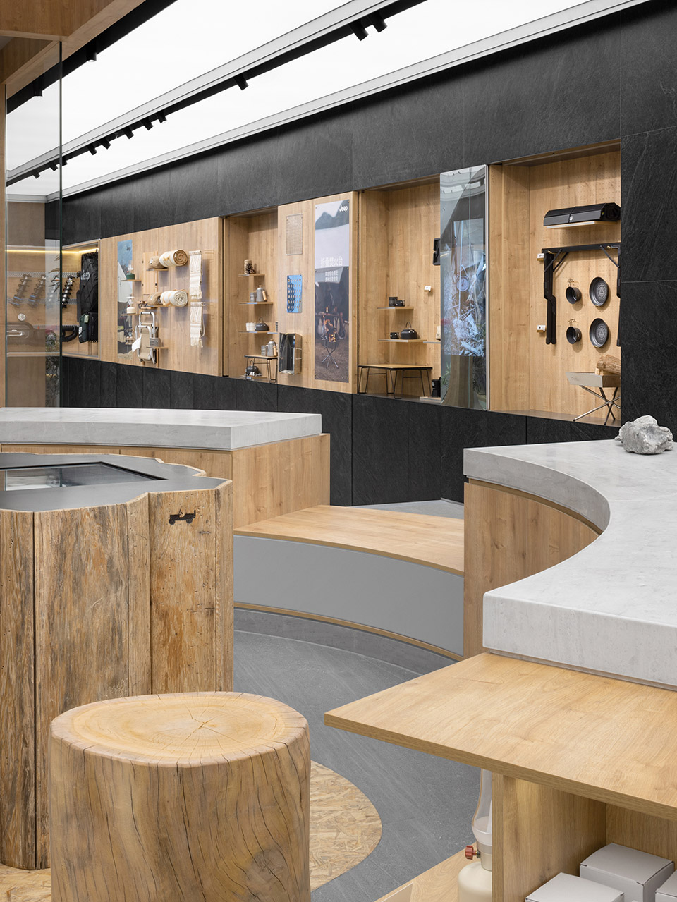 The First Global Jeep Adventure in Shanghai by INGROUP - 谷德设计网