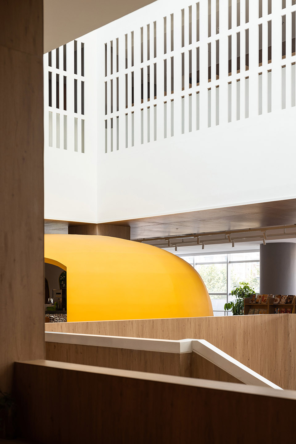 Xinhua Bookstore·Yuxi·Nie Er Book City, China by Poetic Design Office ...