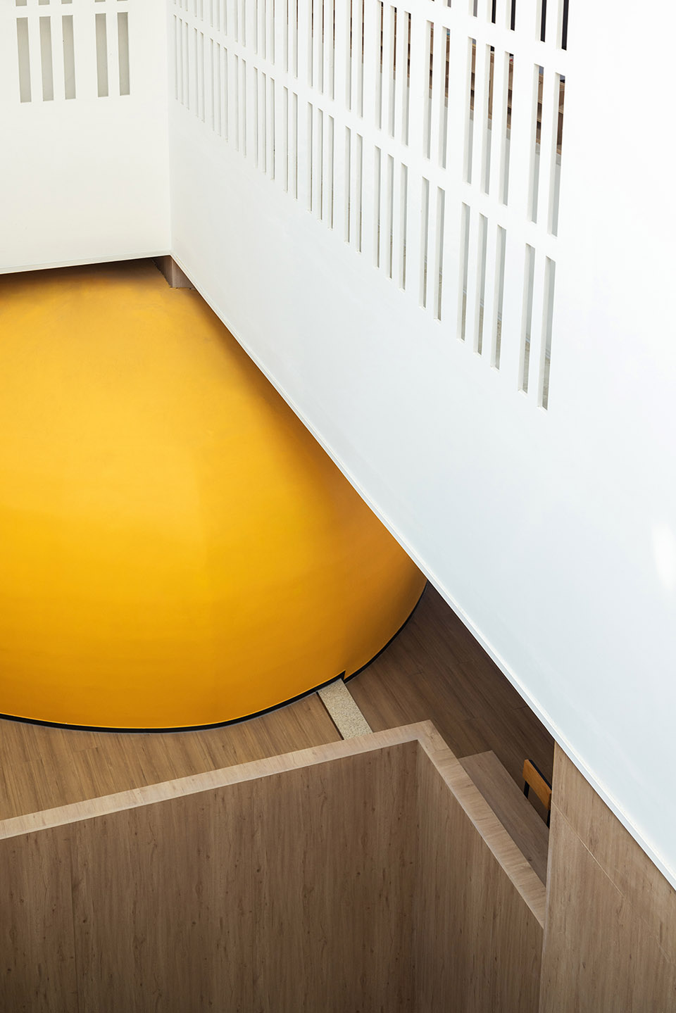 Xinhua Bookstore·Yuxi·Nie Er Book City, China by Poetic Design Office ...