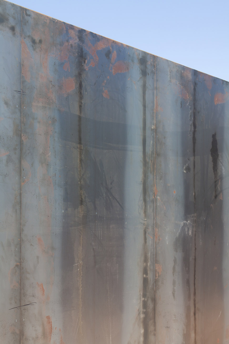 The Olive Grove House by Balzar Arquitectos - 谷德设计网