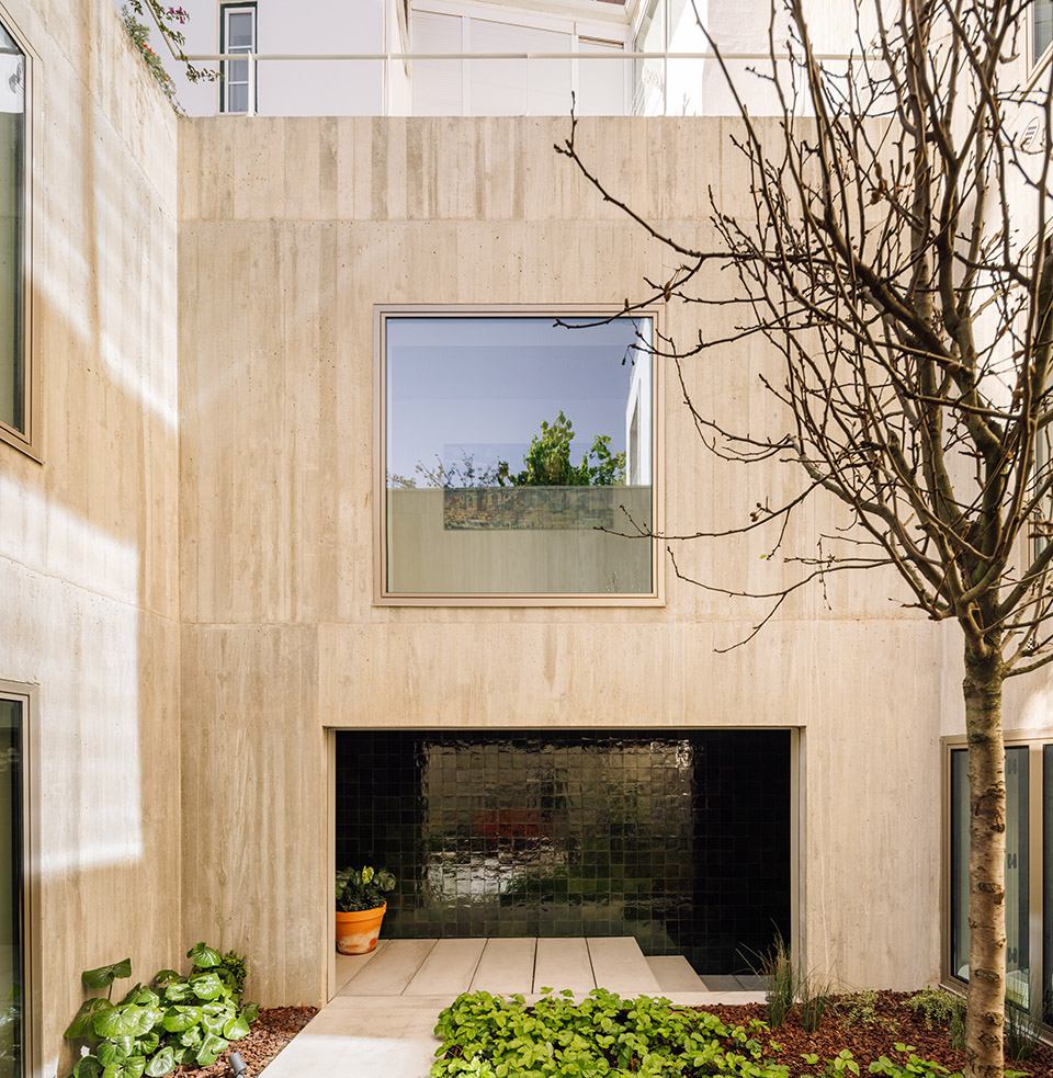 House In Rua São Francisco De Borja, Lisbon by Ricardo Bak Gordon - 谷德设计网