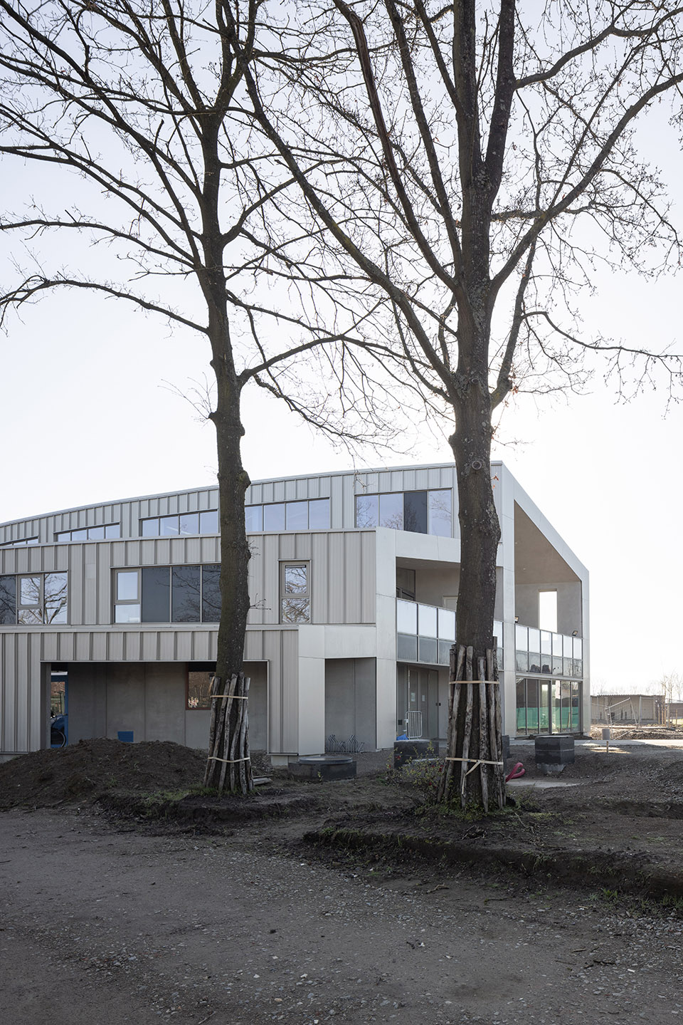 Zemst: workshop and office spaces by WE-S architects - 谷德设计网