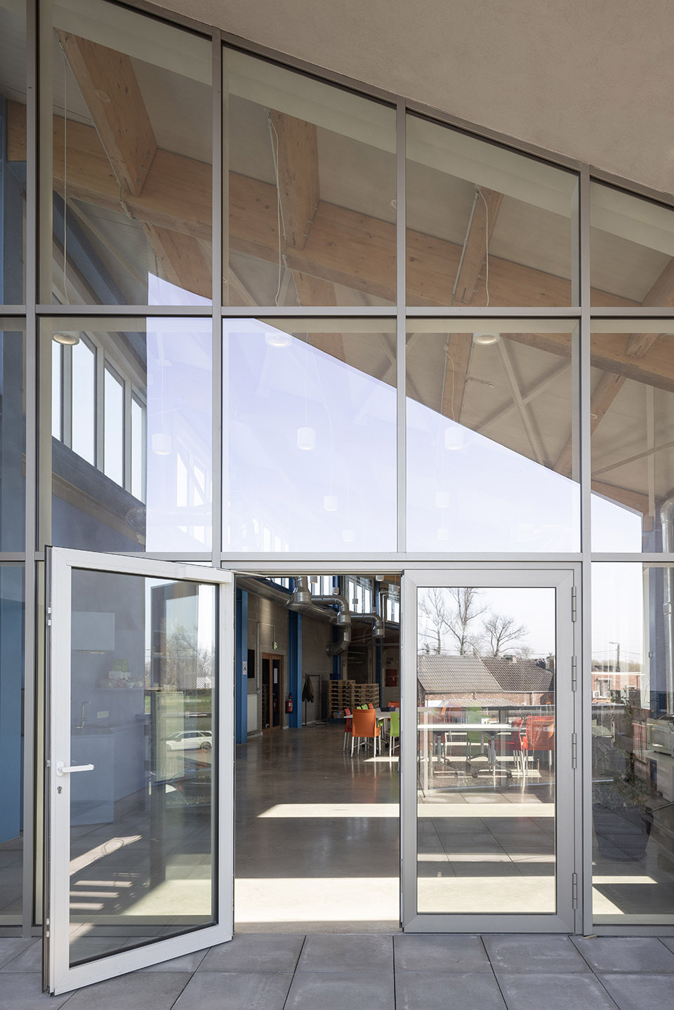 Zemst: workshop and office spaces by WE-S architects - 谷德设计网