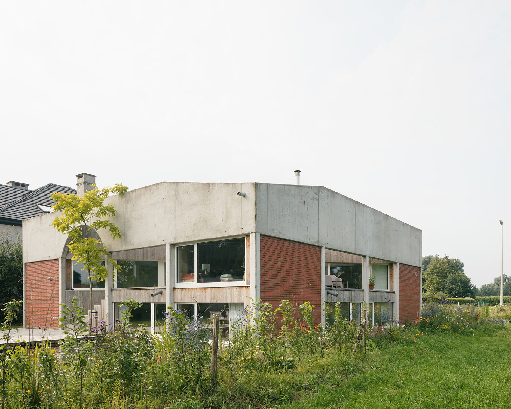 house hkZ in Zoersel by BLAF architecten - 谷德设计网