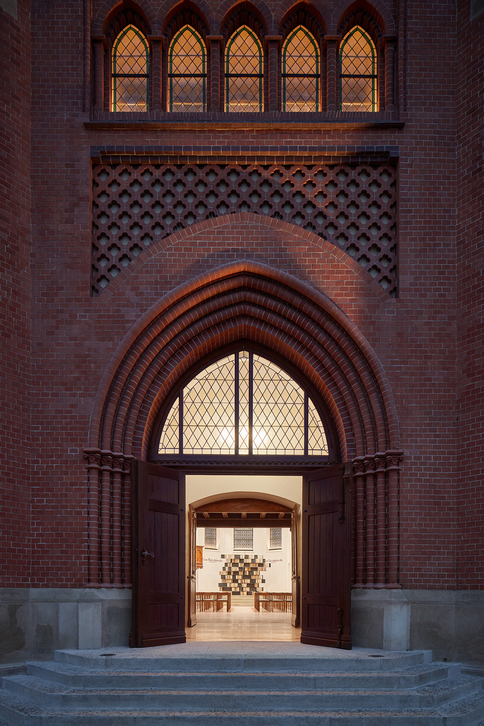 The Red Church Reconstruction by atelier-r - 谷德设计网