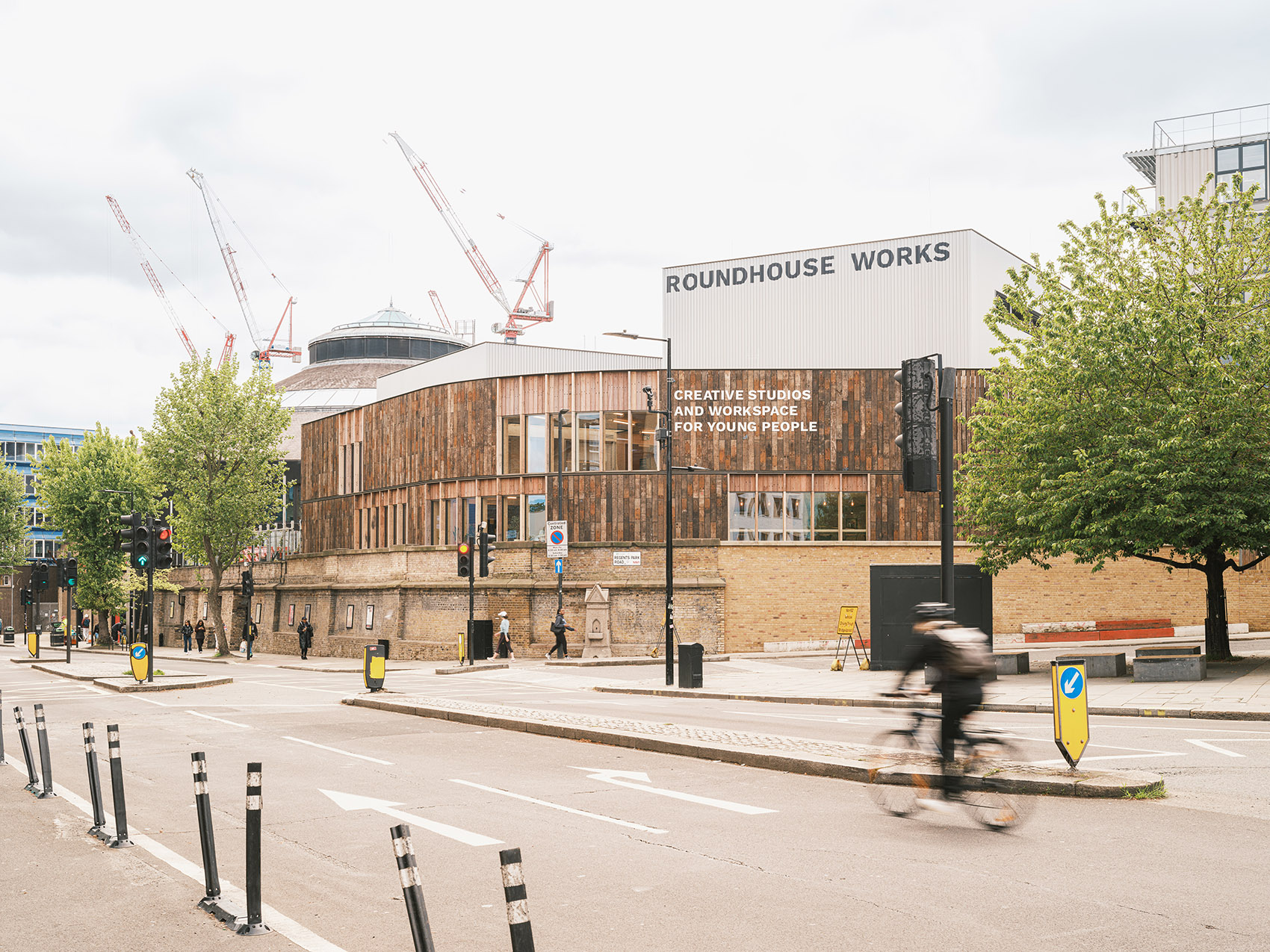 Roundhouse by Architects Paddy Dillon + Reed Watts Architects - 谷德设计网