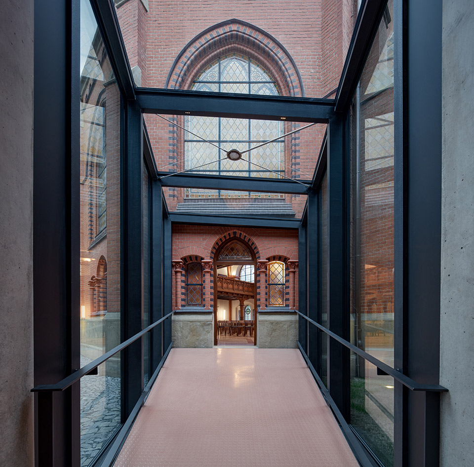 The Red Church Reconstruction by atelier-r - 谷德设计网