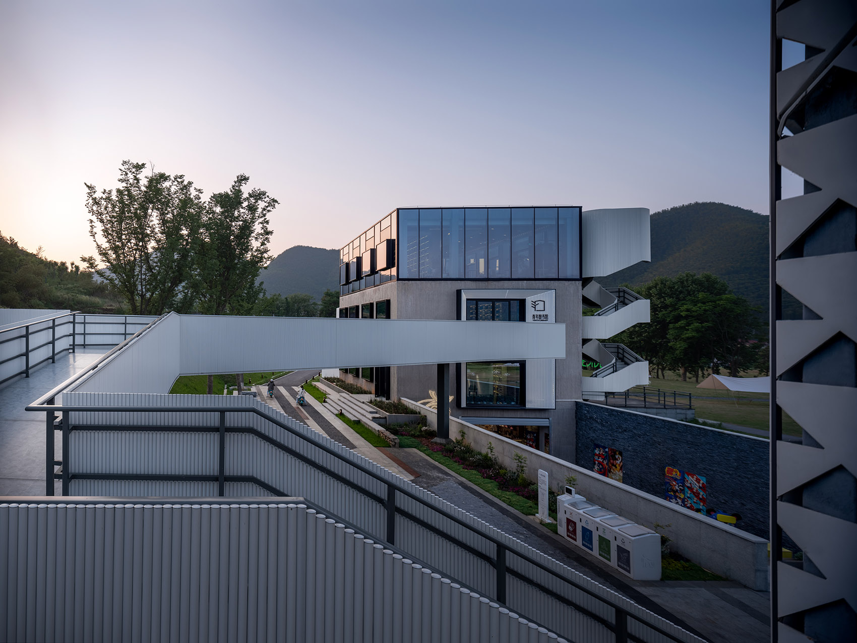 Yucun Impressions Young Library by Du Chunyu team, School of Design ...