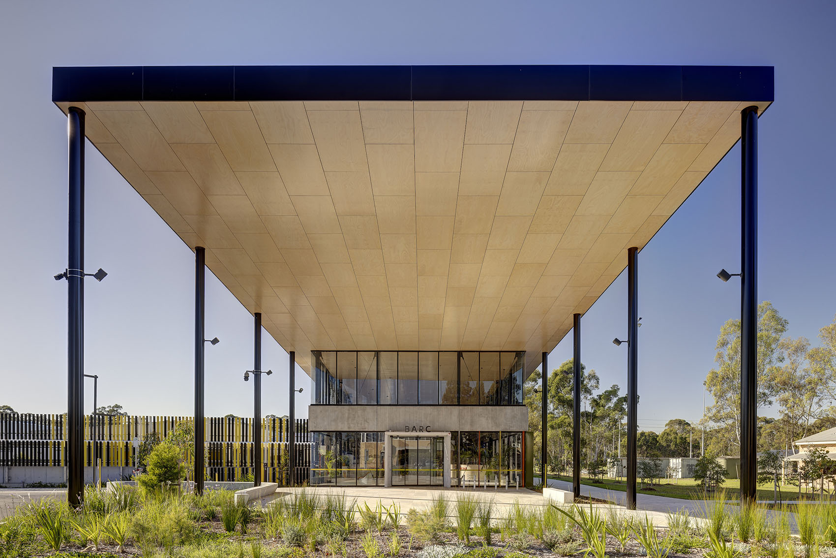 Blacktown Animal Rehoming Centre (BARC) by Sam Crawford Architects - 谷德设计网