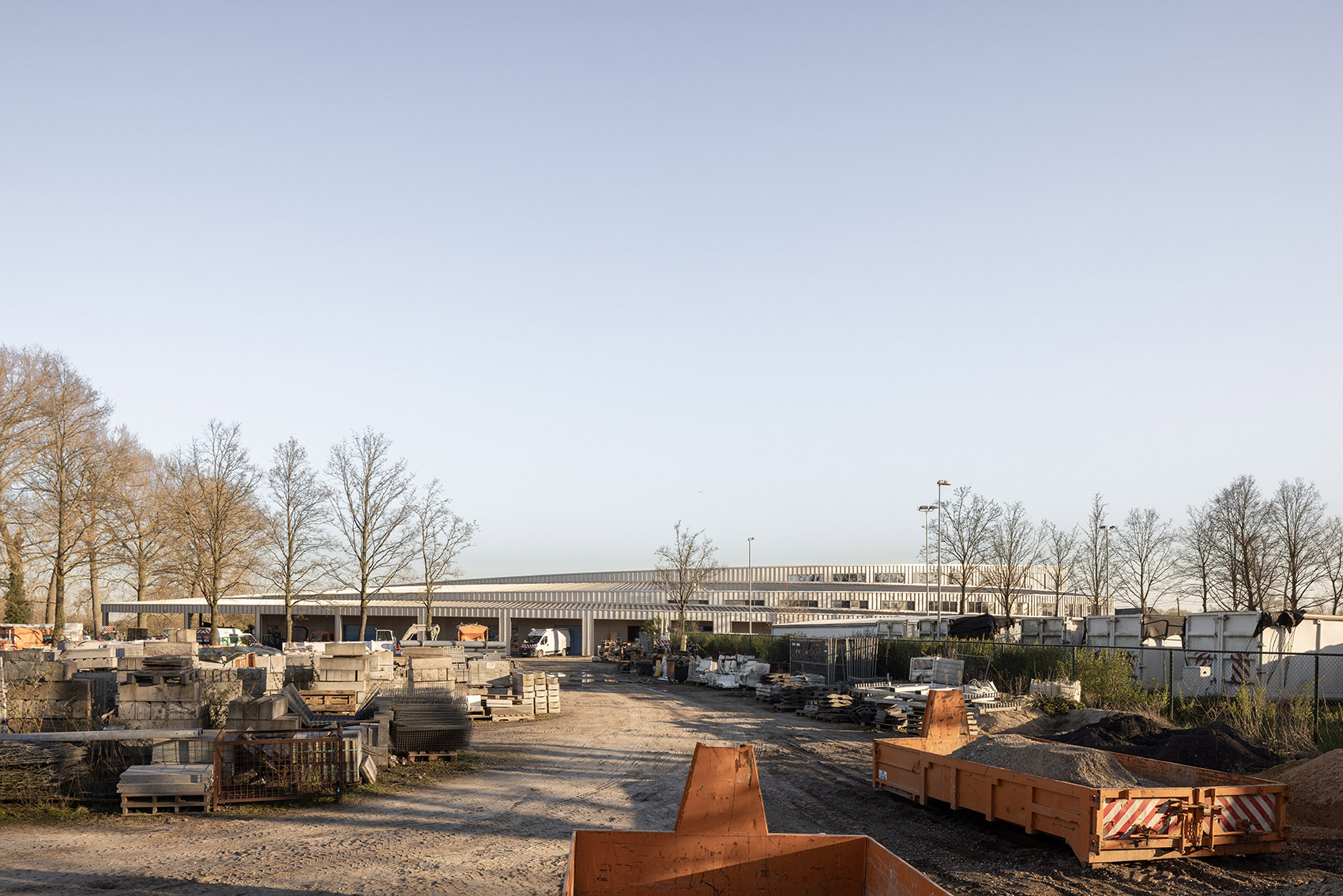 Zemst: workshop and office spaces by WE-S architects - 谷德设计网