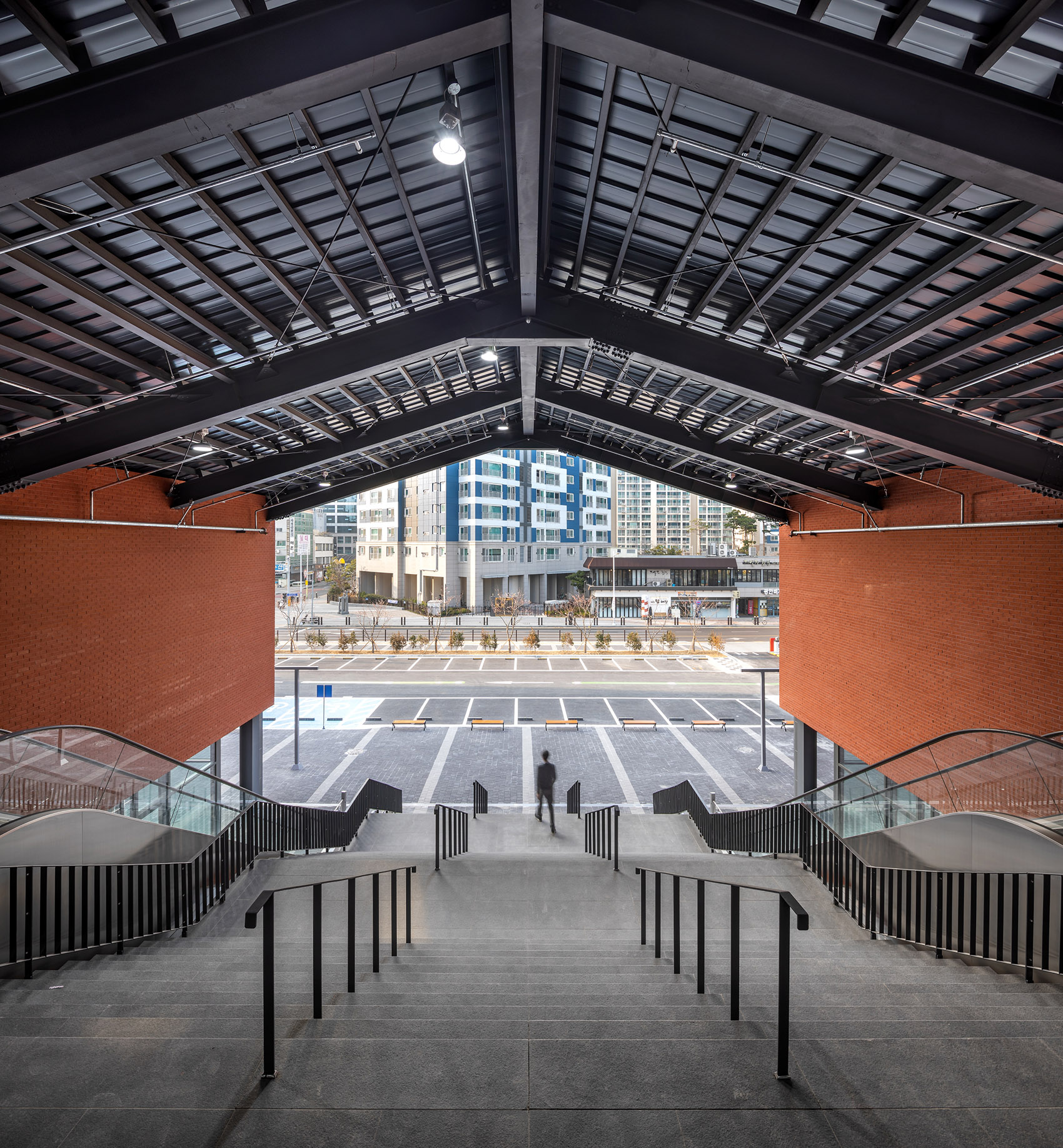 Millac The Market by LJL Architects + 2K1 Architecture - 谷德设计网