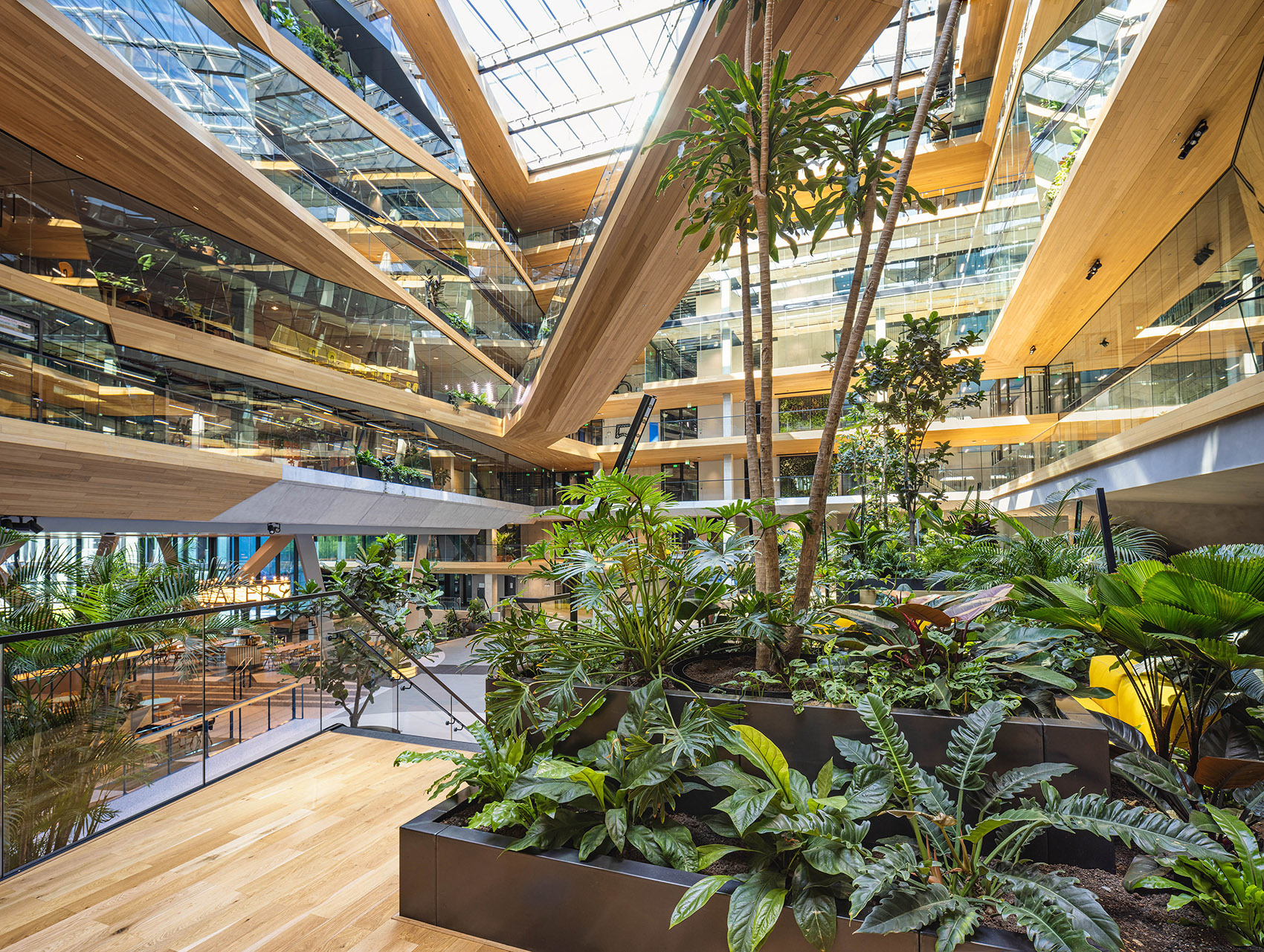 Booking.com City Campus / UNStudio + HofmanDujardin - 谷德设计网
