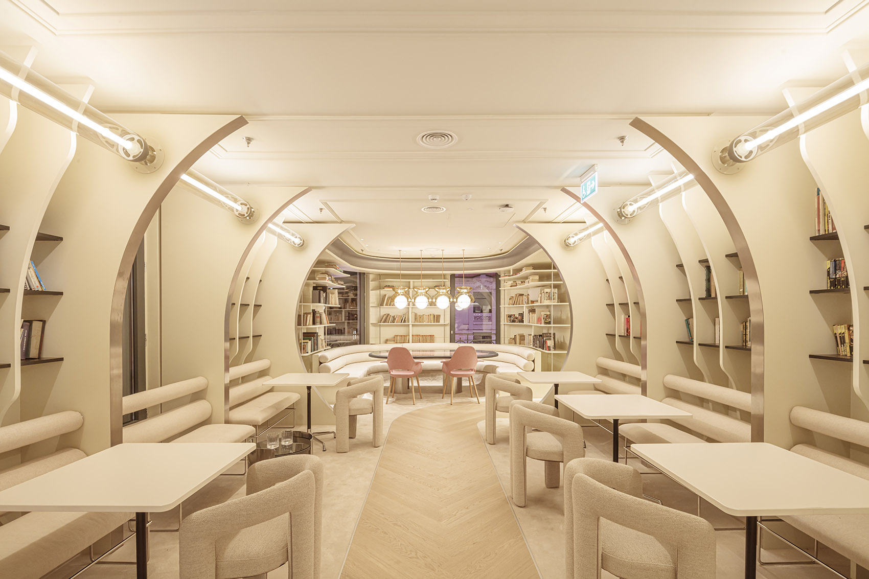 The Penthouse by WOW / External Reference - 谷德设计网