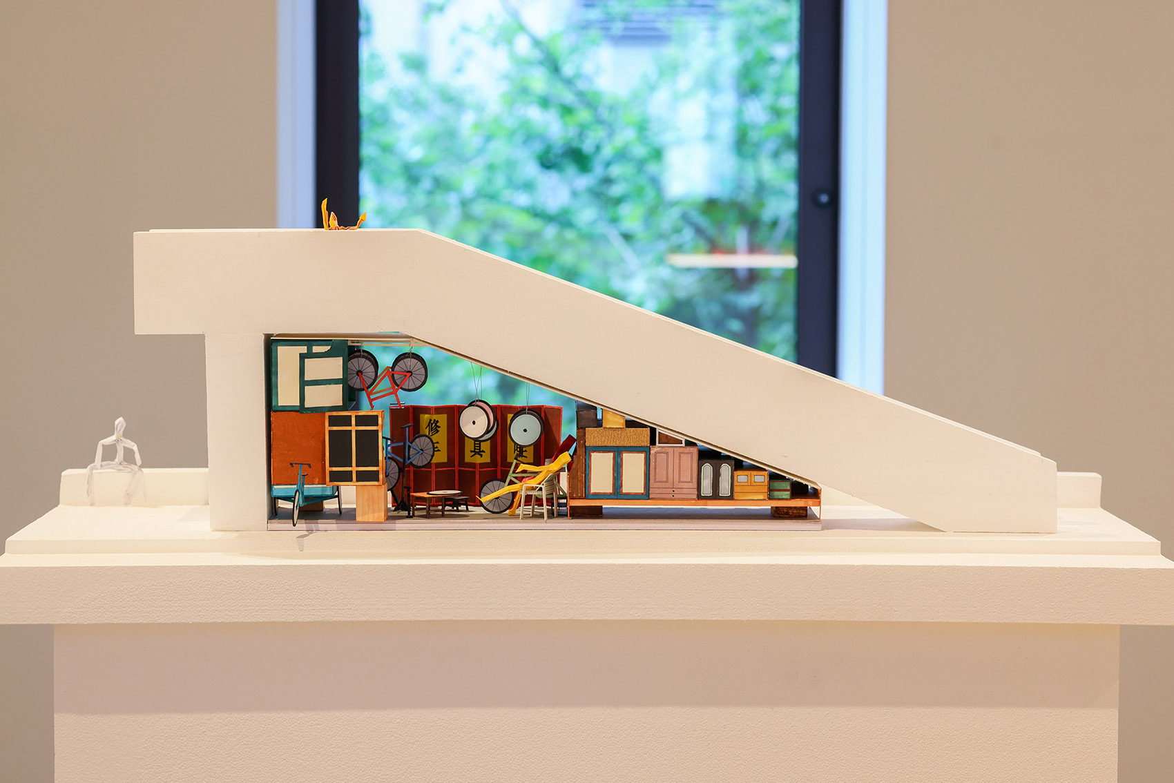 Scape of Urban Object and solo exhibition Life Models by Li Han ...