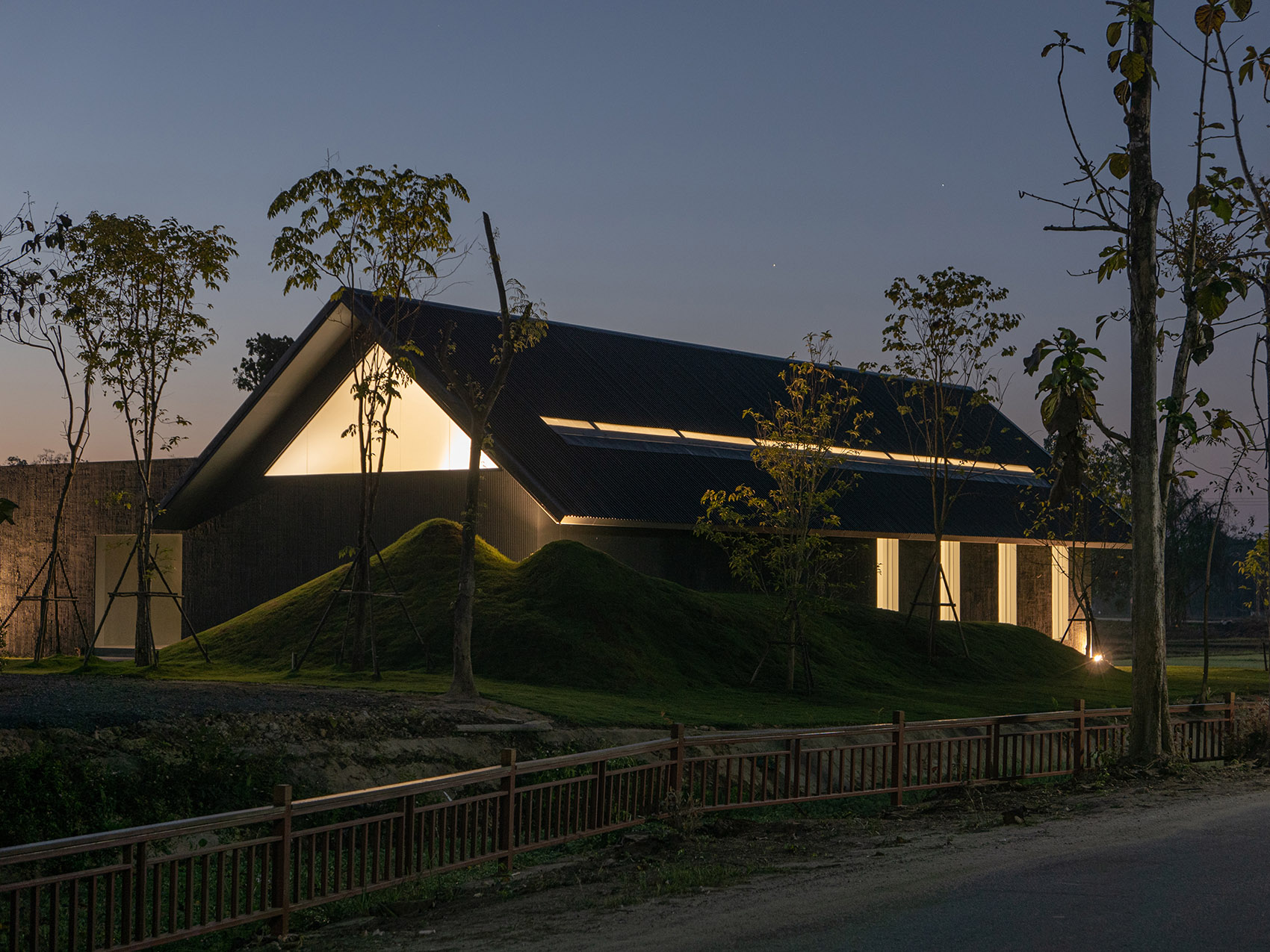 Moonler by Sher Maker - 谷德设计网