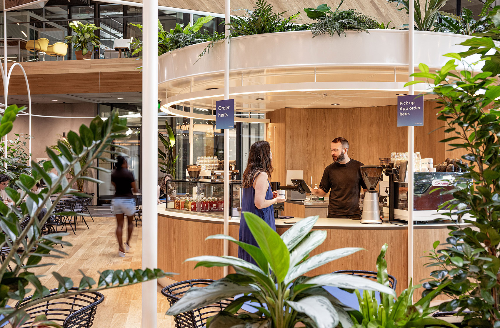 Booking.com City Campus / UNStudio + HofmanDujardin - 谷德设计网