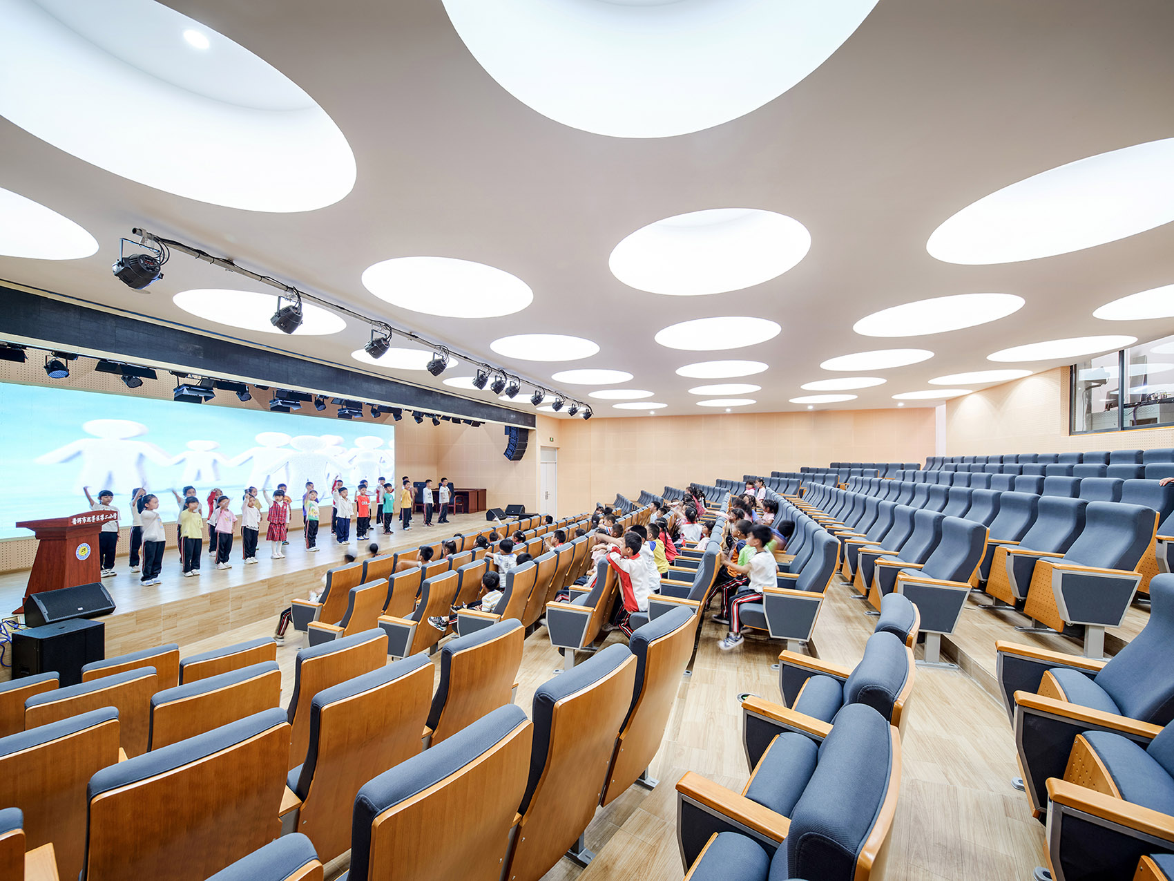 A paradise – The First light Campus of the Second Primary School in ...