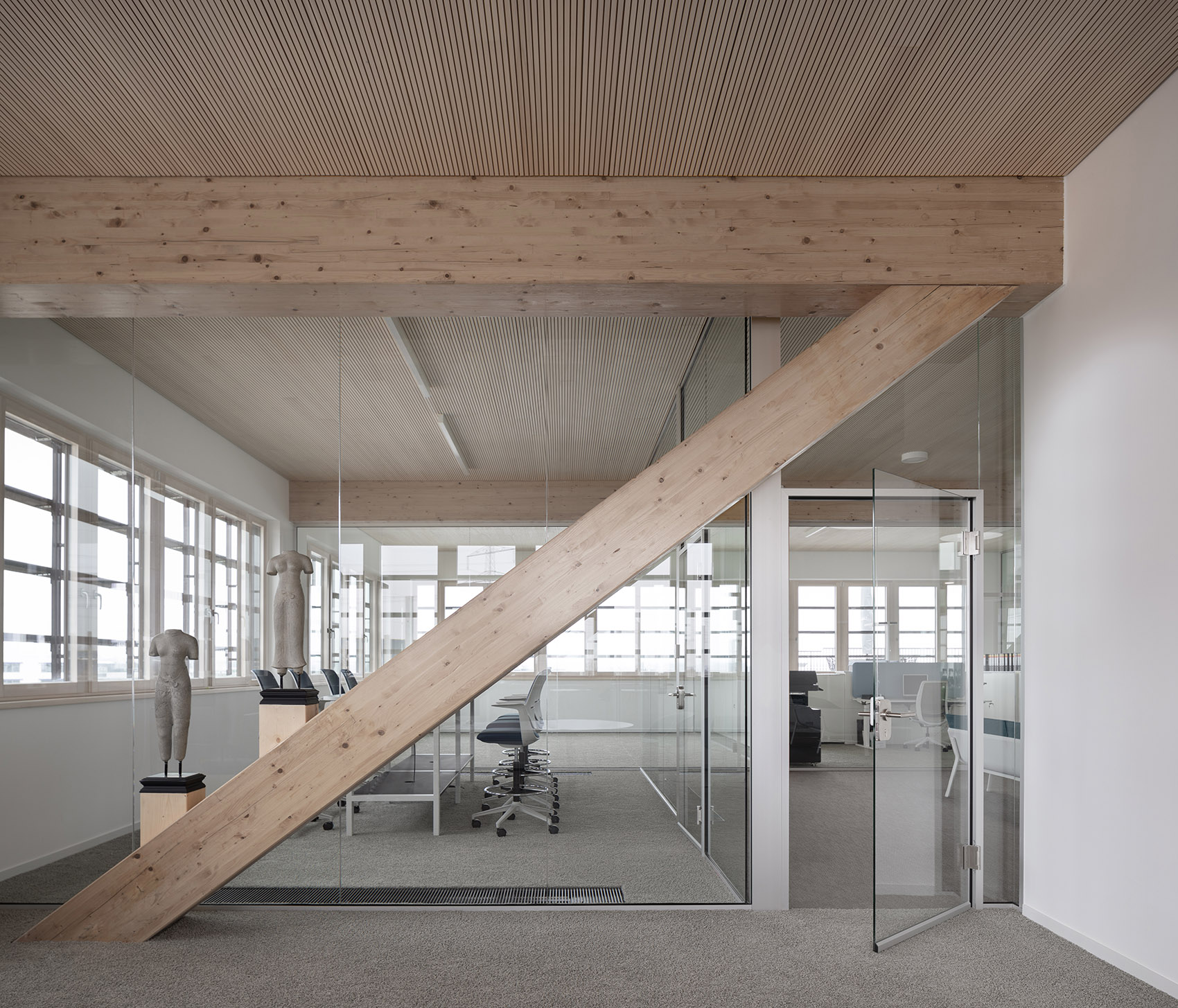 Hald & Grunewald headquarters by rundzwei Architekten BDA - 谷德设计网