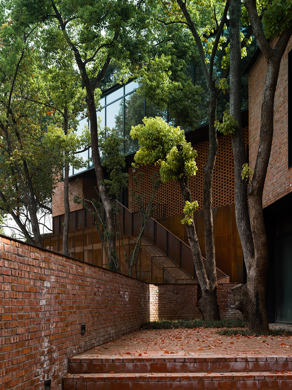 Renovation of Nanjing Combat Machinery Factory (Hongchuang PARK) by Mix Architecture - 谷德设计网