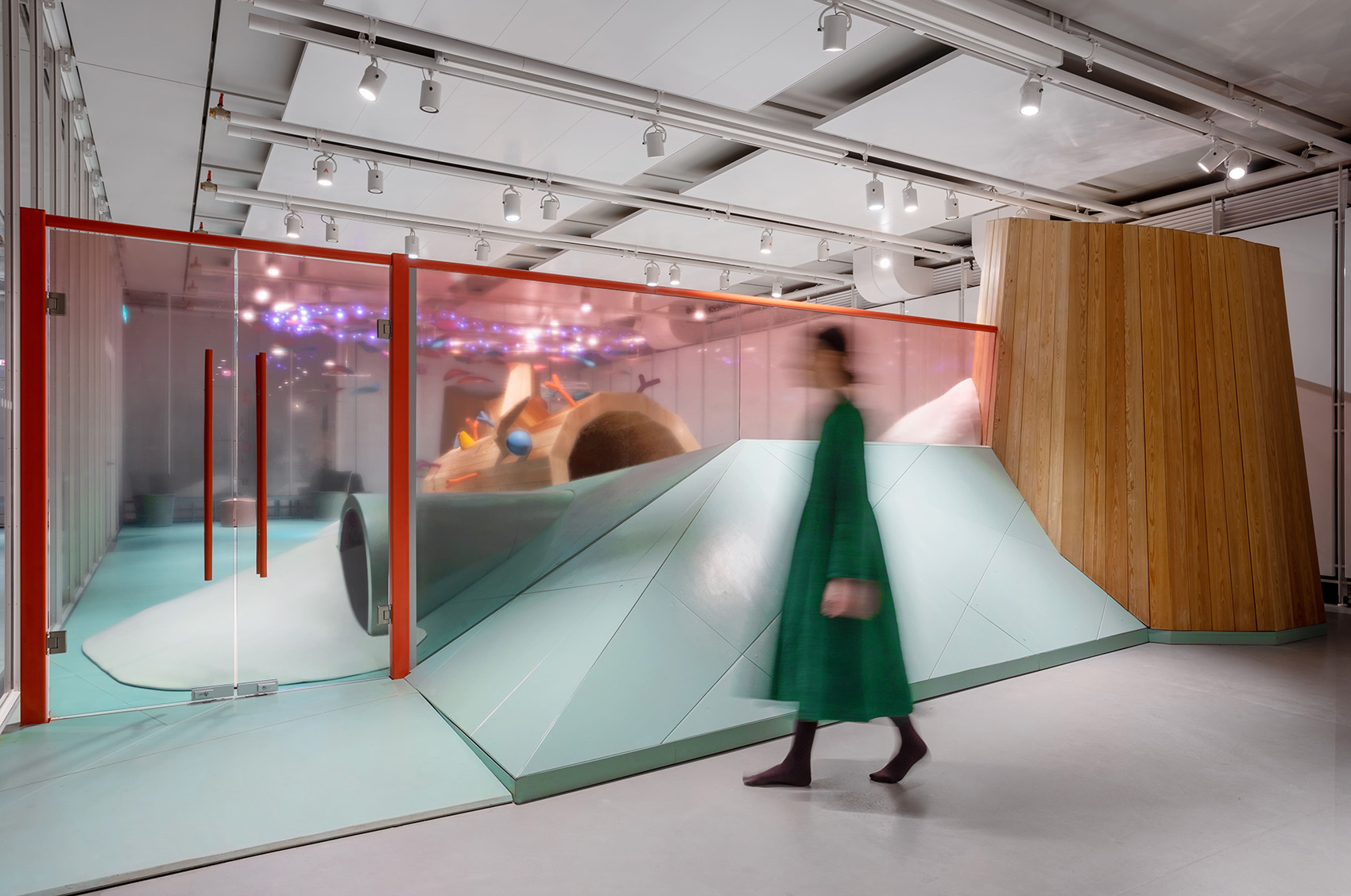 Atelier at GES-2 by UTRO architectural studio - 谷德设计网