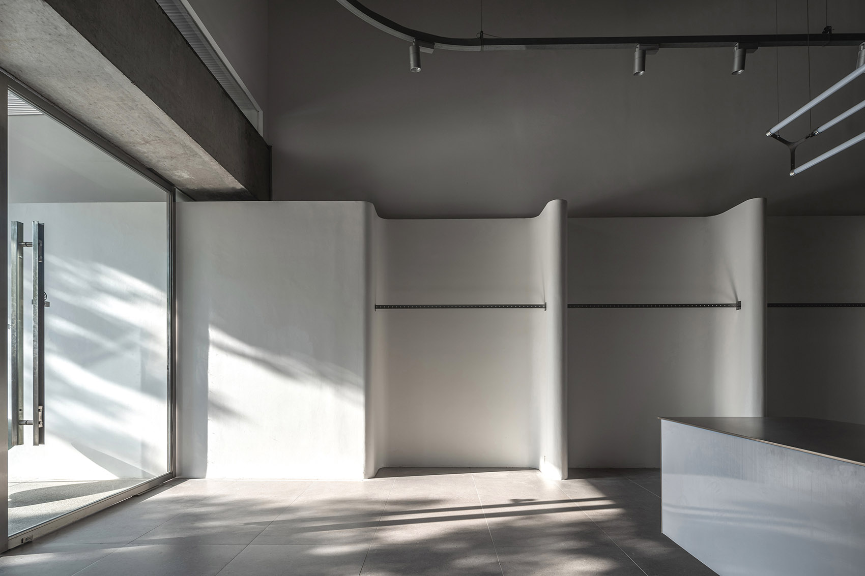 HUIZI Women’s Wear buyer’s store, China by YOUNG DESIGN - 谷德设计网