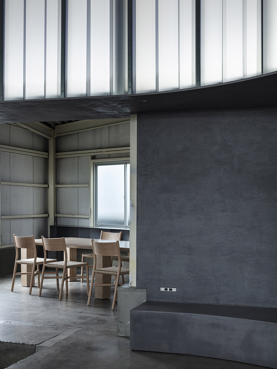 AQO Office by HYBE Design Team + TEKI DESIGN - 谷德设计网