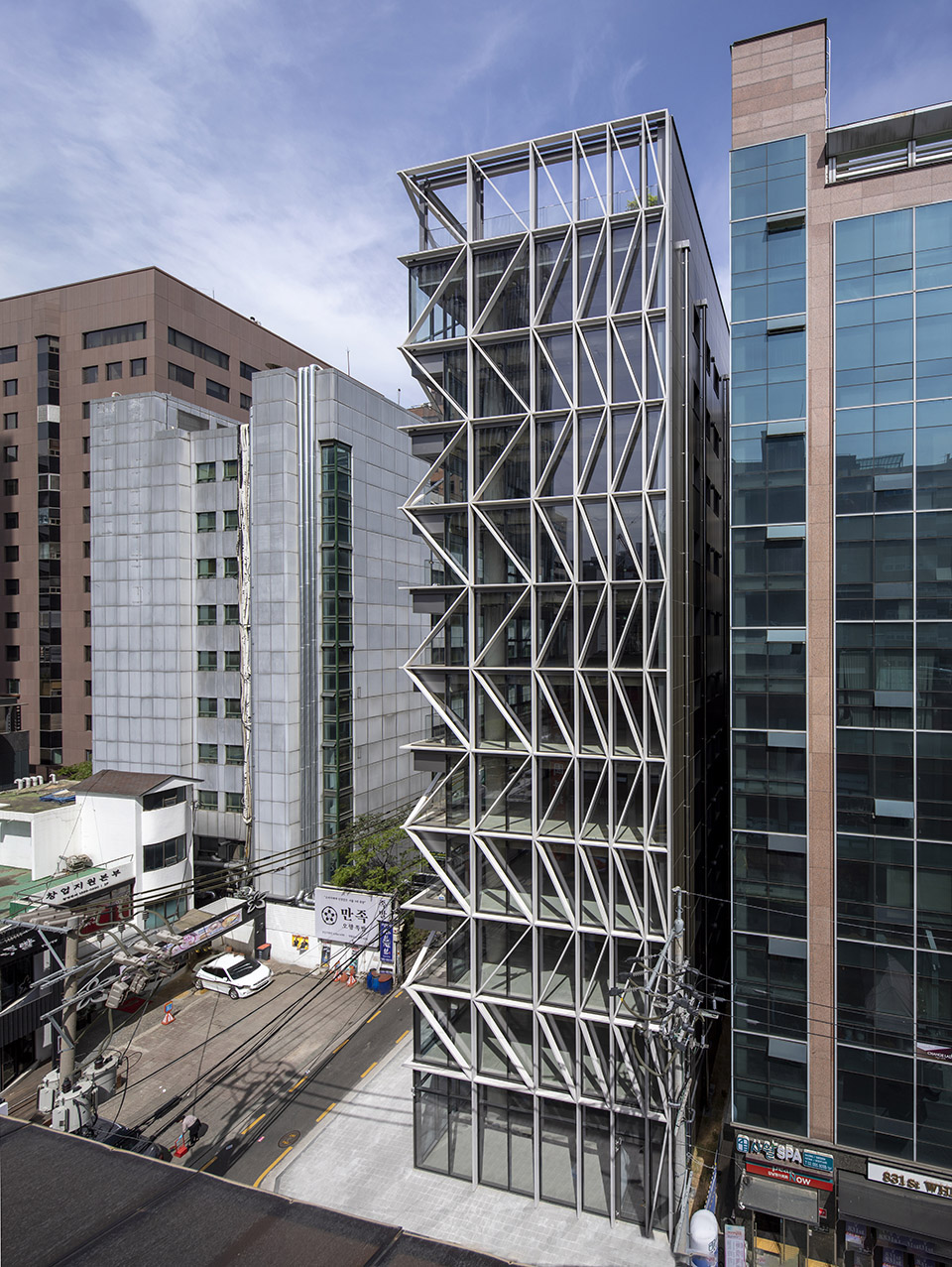 L-Tree Tower by Snow AIDe - 谷德设计网