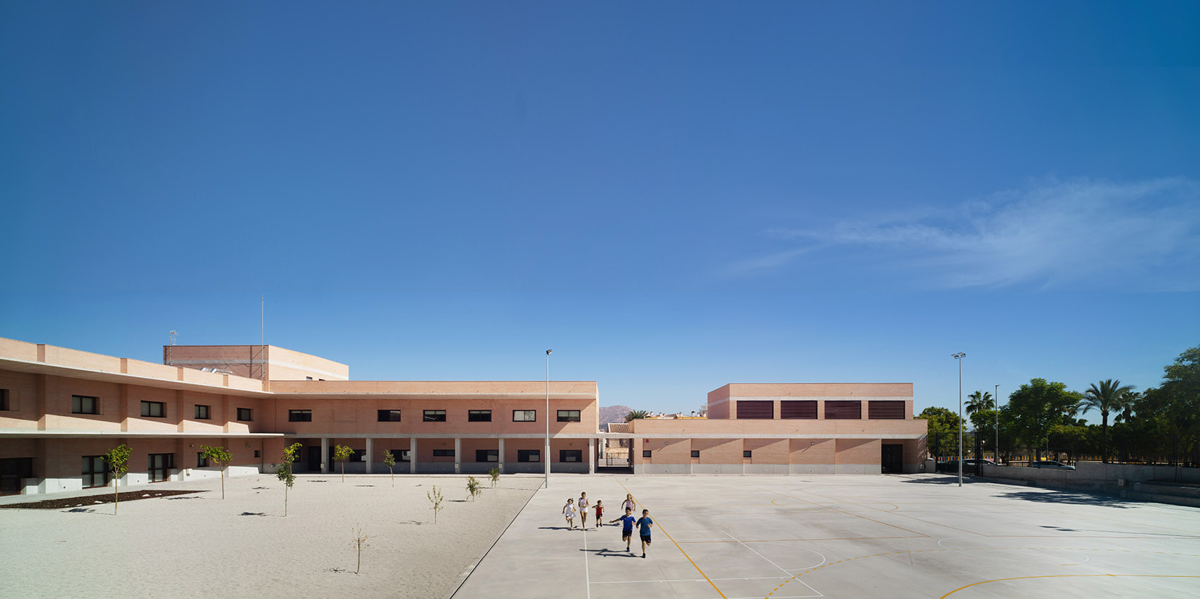 Doctor Calatayud School by COR ASOCIADOS ARQUITECTOS - 谷德设计网