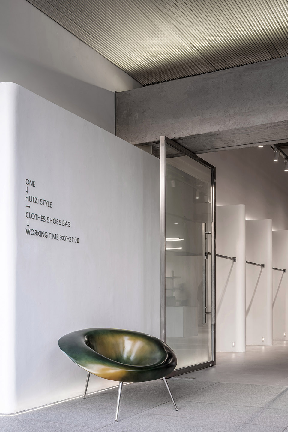 HUIZI Women’s Wear buyer’s store, China by YOUNG DESIGN - 谷德设计网