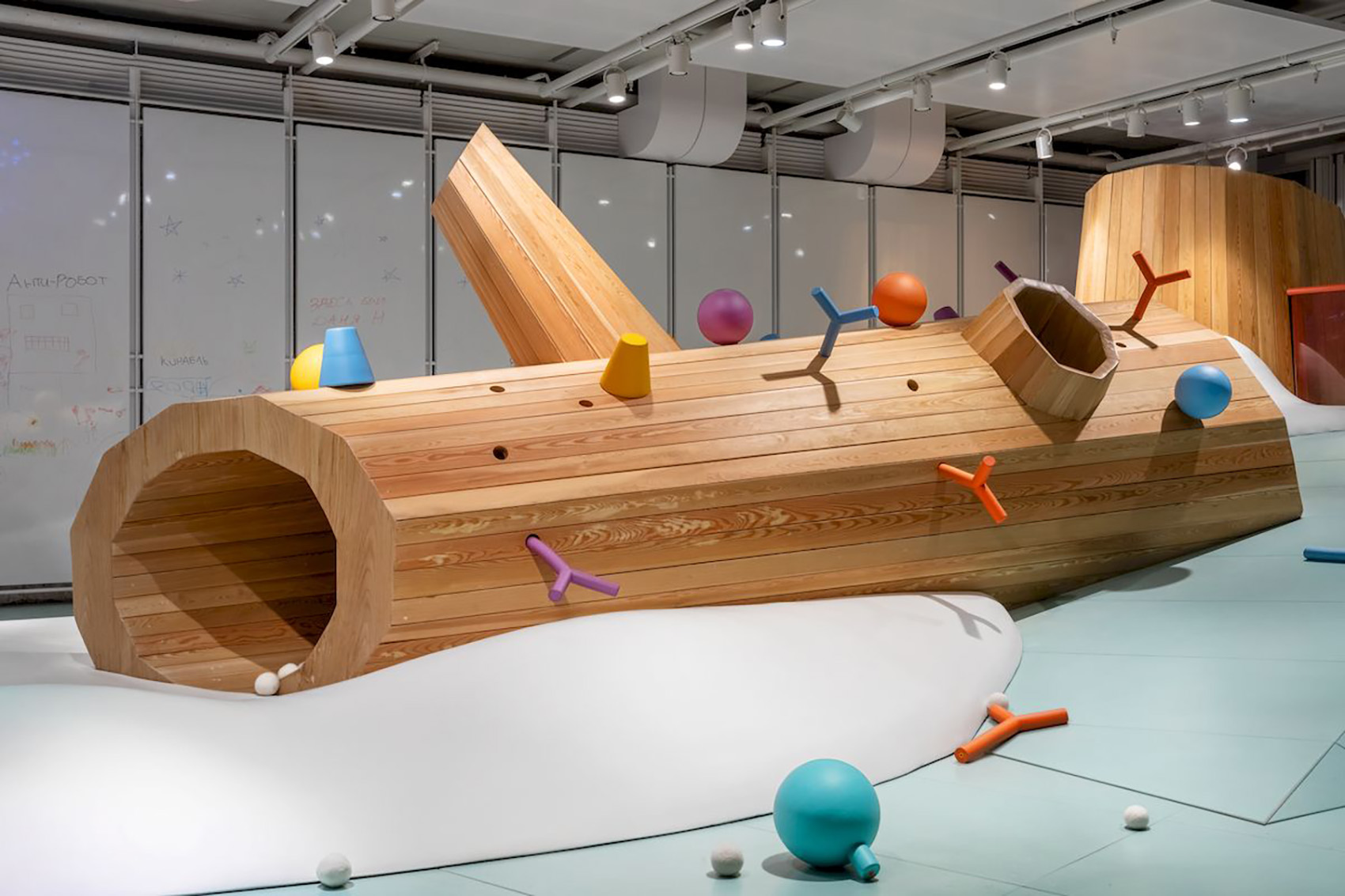 Atelier at GES-2 by UTRO architectural studio - 谷德设计网