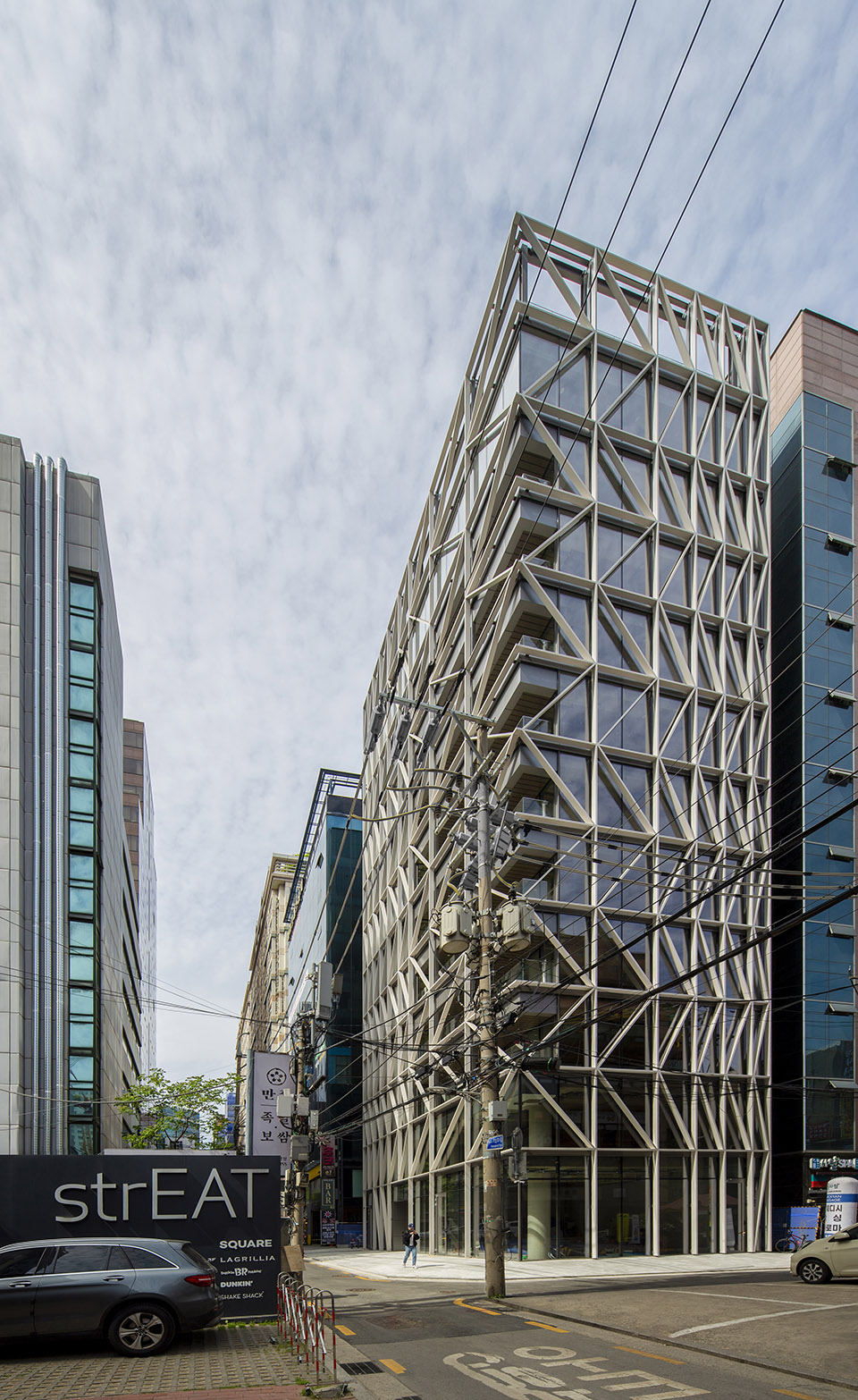 L-Tree Tower by Snow AIDe - 谷德设计网