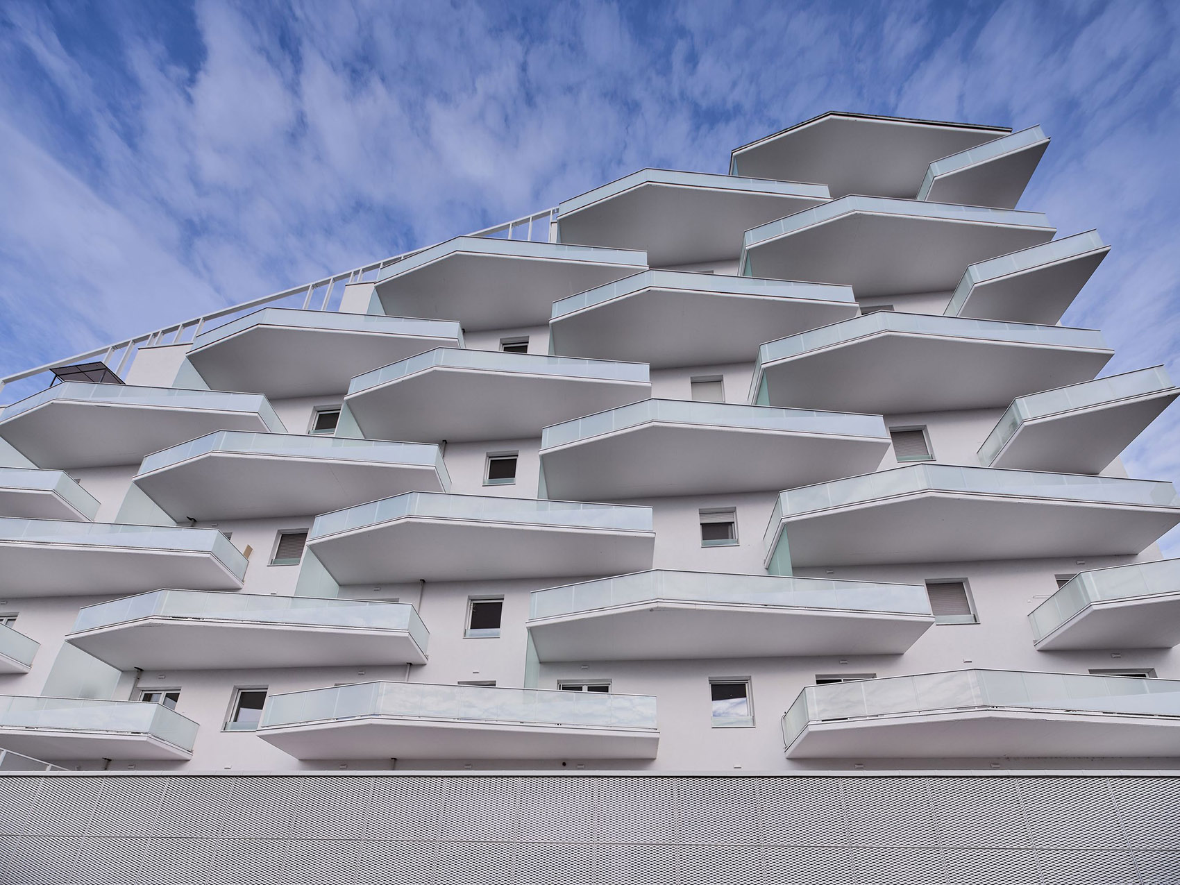 Trendo11 – Terraced Residential Building in Budapest by LAB5 architects ...