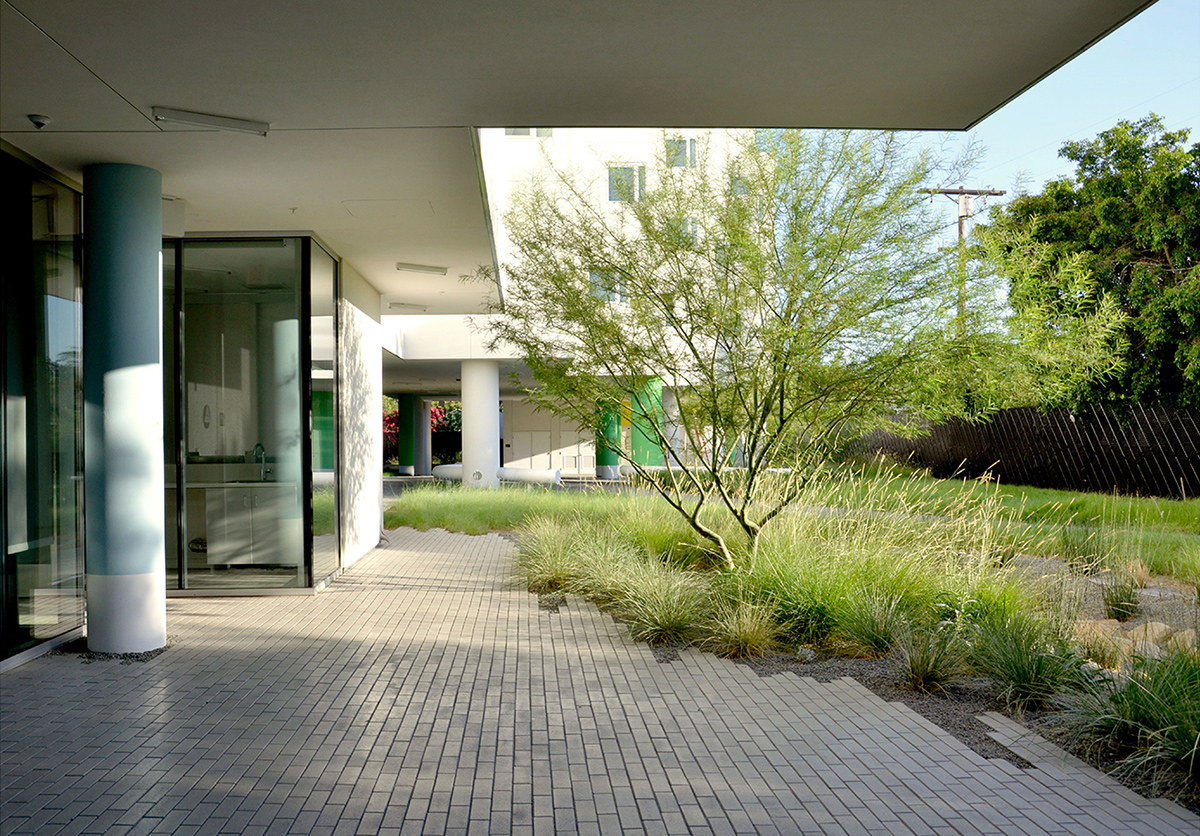 2022 ASLA RESIDENTIAL DESIGN AWARD OF HONOR: Crest Apartments, A ...