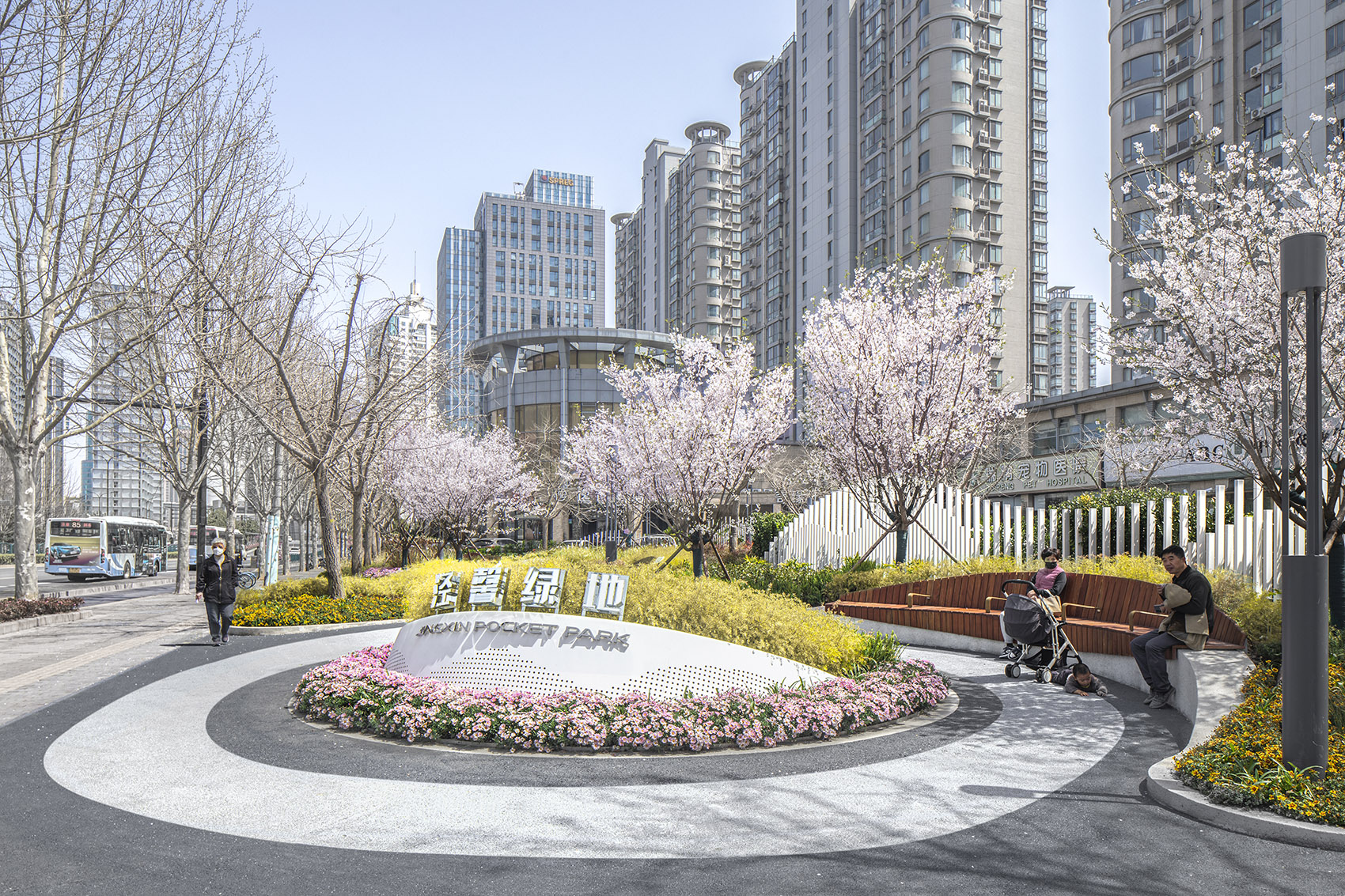 Shanghai Jingxin Pocket Park, China by U+ Design Lab - 谷德设计网
