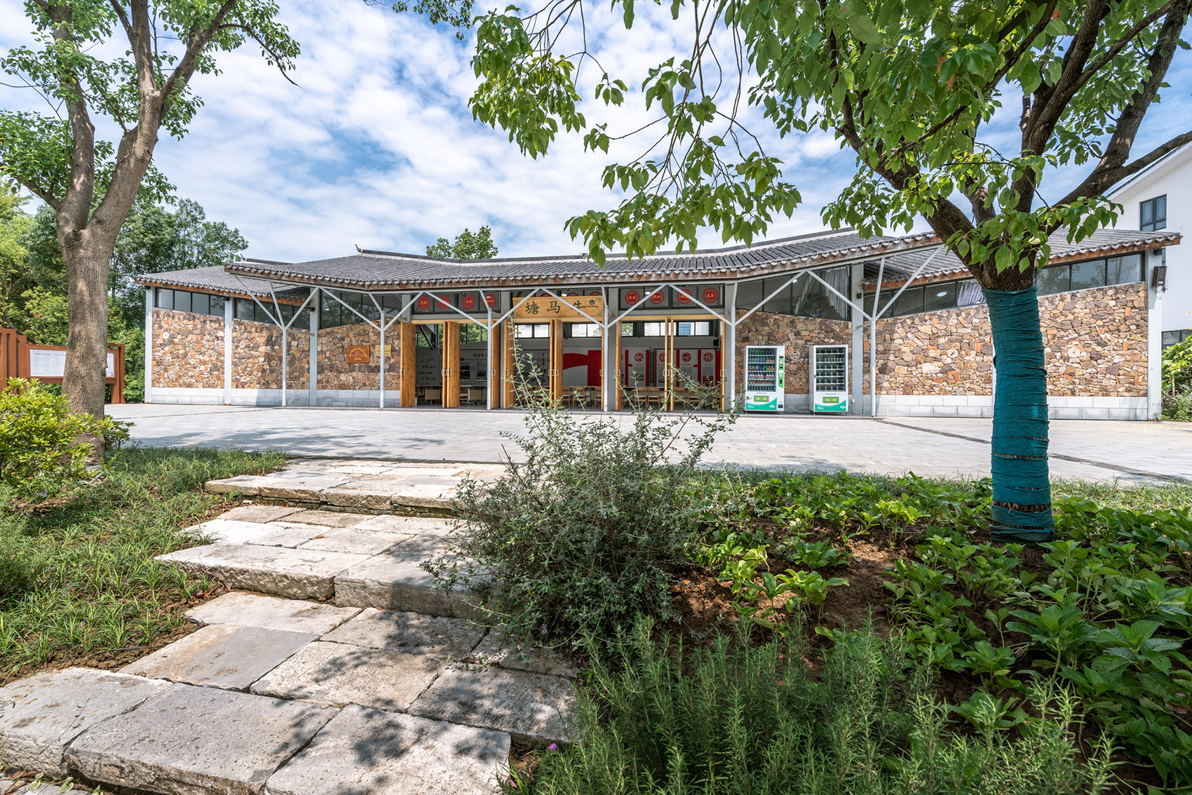 Conference Hall in Niumatang,Liyang by Atelier RenTian - 谷德设计网