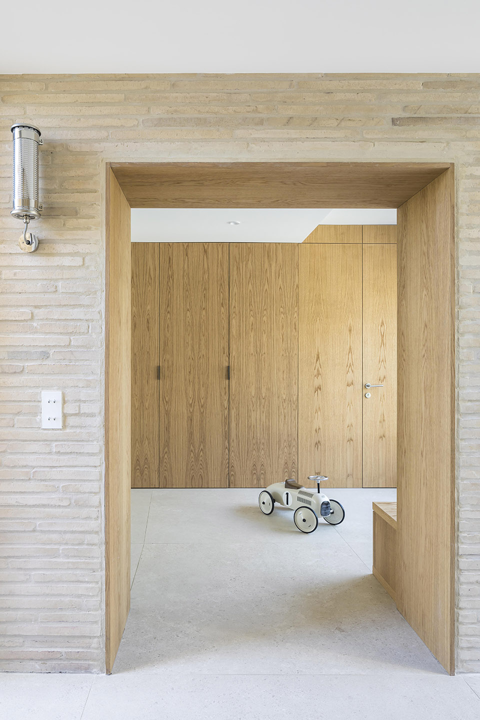 Francilian House In Hauts De Seine by Hemaa Architectes - 谷德设计网