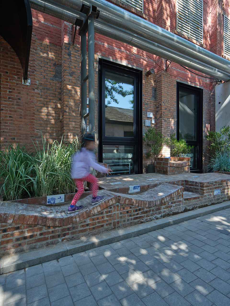 XYZ Gallery, Beijing by RENGARCH - 谷德设计网