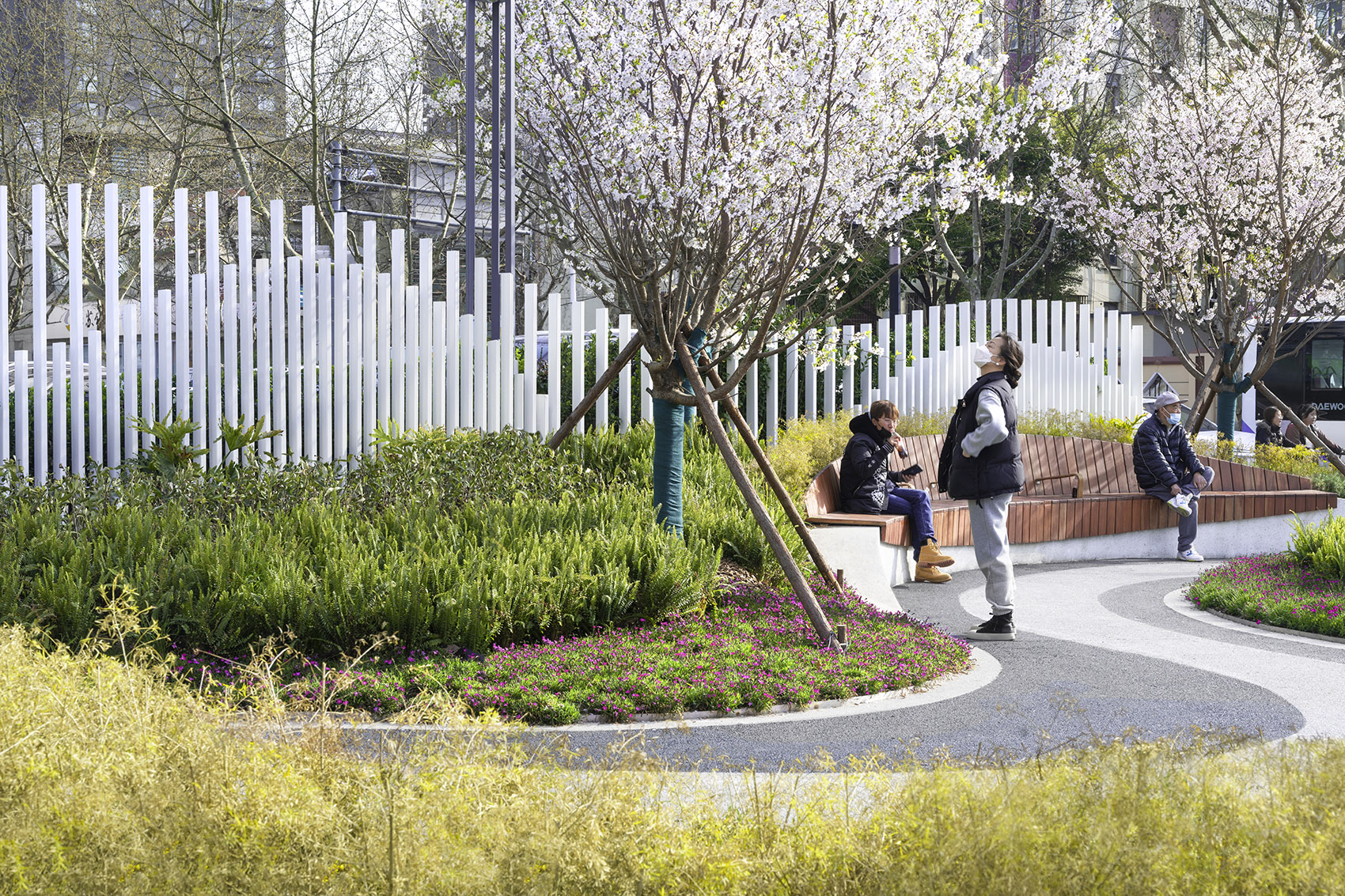 Shanghai Jingxin Pocket Park, China by U+ Design Lab - 谷德设计网