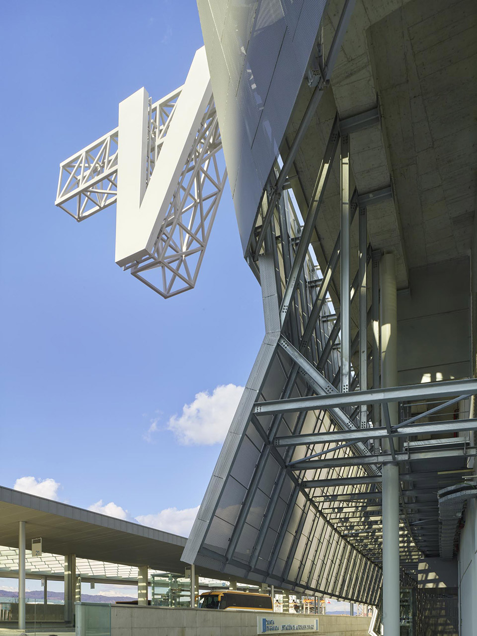 Vialia Vigo Intermodal Station by Morphosis Architects - 谷德设计网