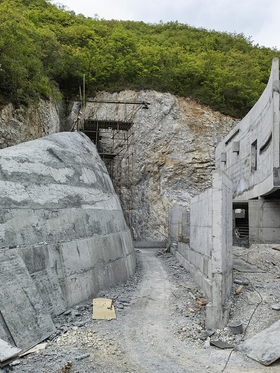 Cliff House by LI WENXI Architects - 谷德设计网