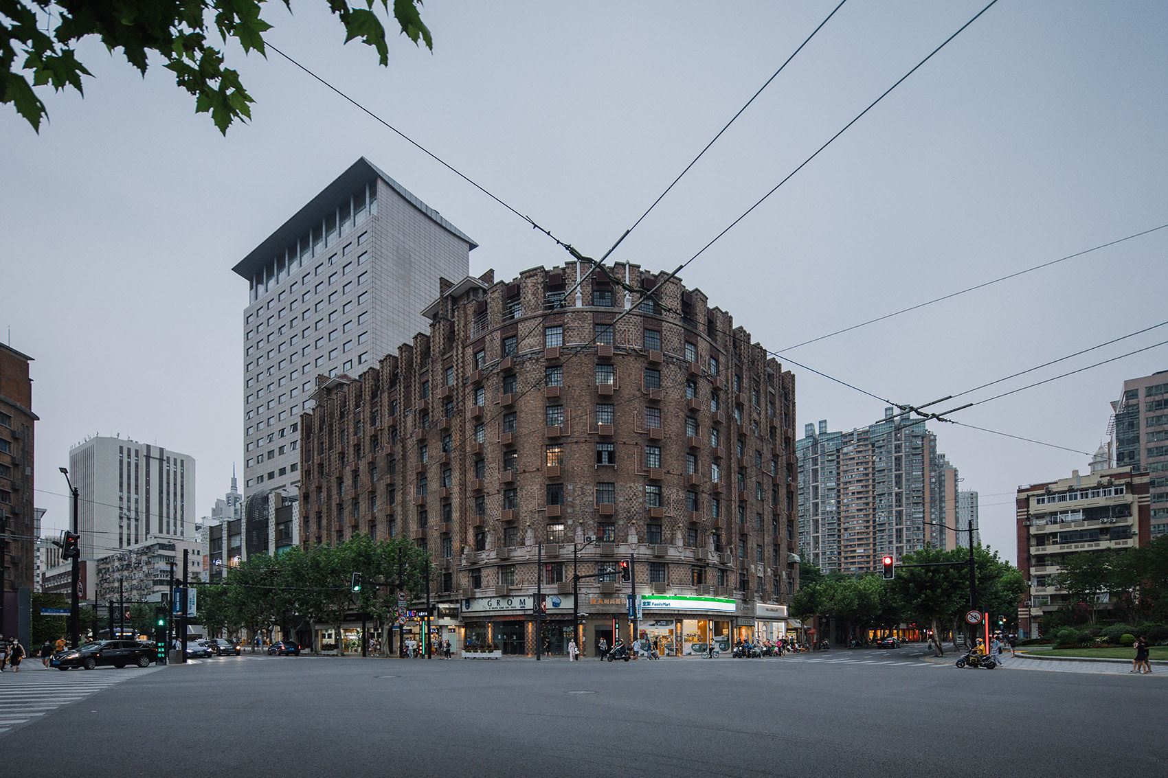 Photography: 12 Art-Deco Buildings in Shanghai by Chen Yang - 谷德设计网