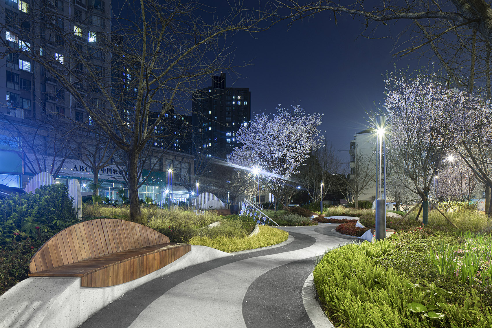 Shanghai Jingxin Pocket Park, China by U+ Design Lab - 谷德设计网