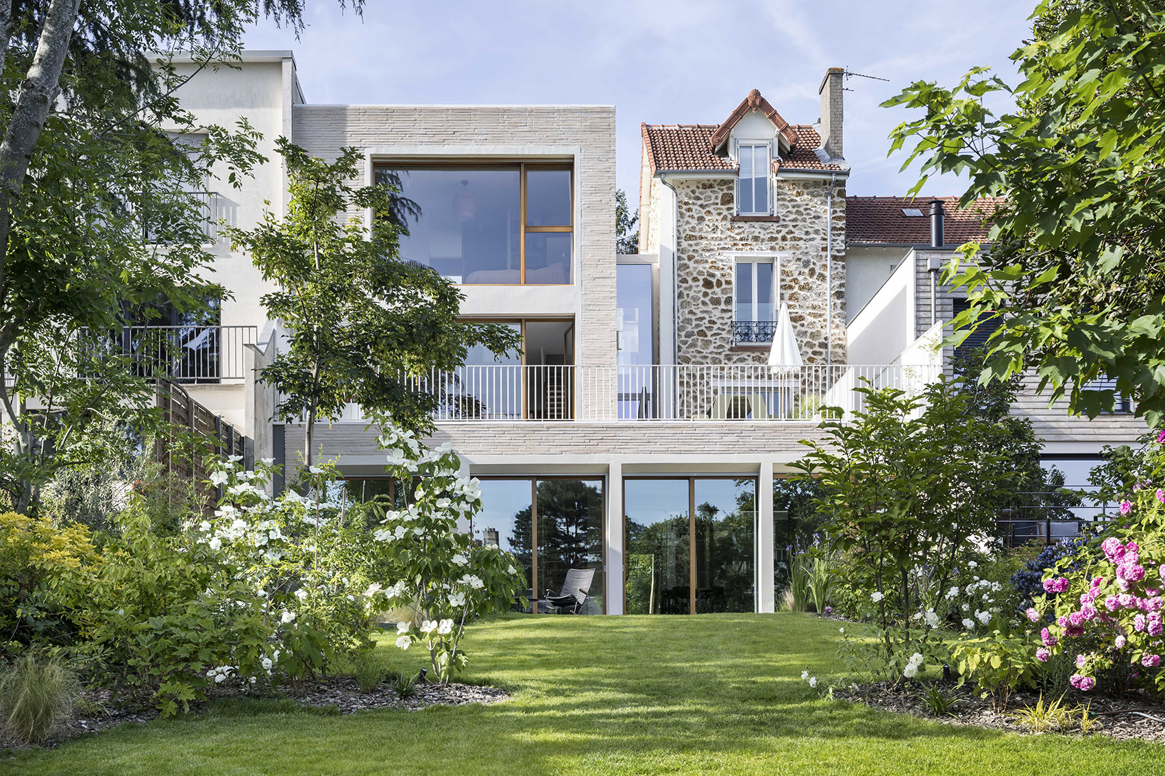 Francilian House In Hauts De Seine by Hemaa Architectes - 谷德设计网
