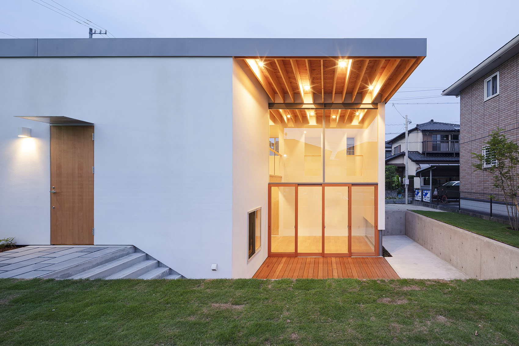 House With Hooked Multi Level Crossing By Ihrmk 谷德设计网