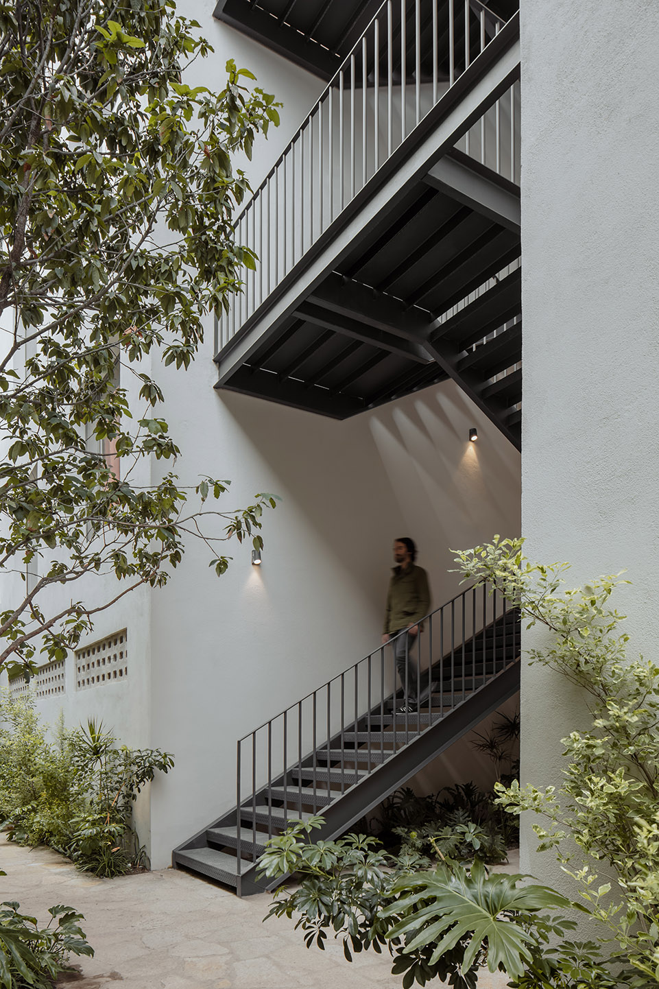 Hacienda Santa Bárbara 107 by Cuartopiso + Barragán Arquitectos - 谷德设计网