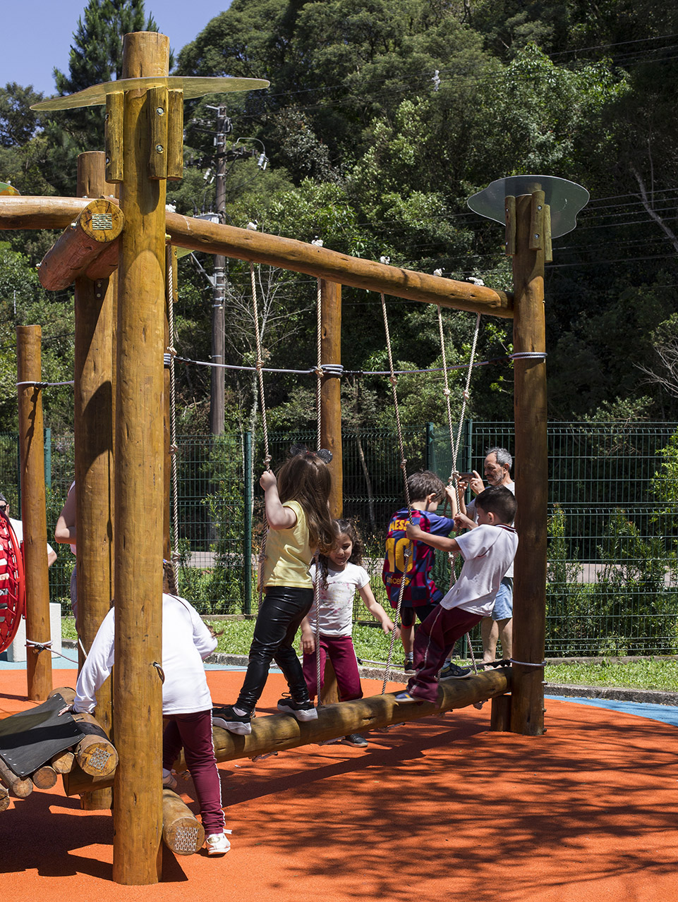 Playground Barigui by Antonio Abrão Arquitetura - 谷德设计网