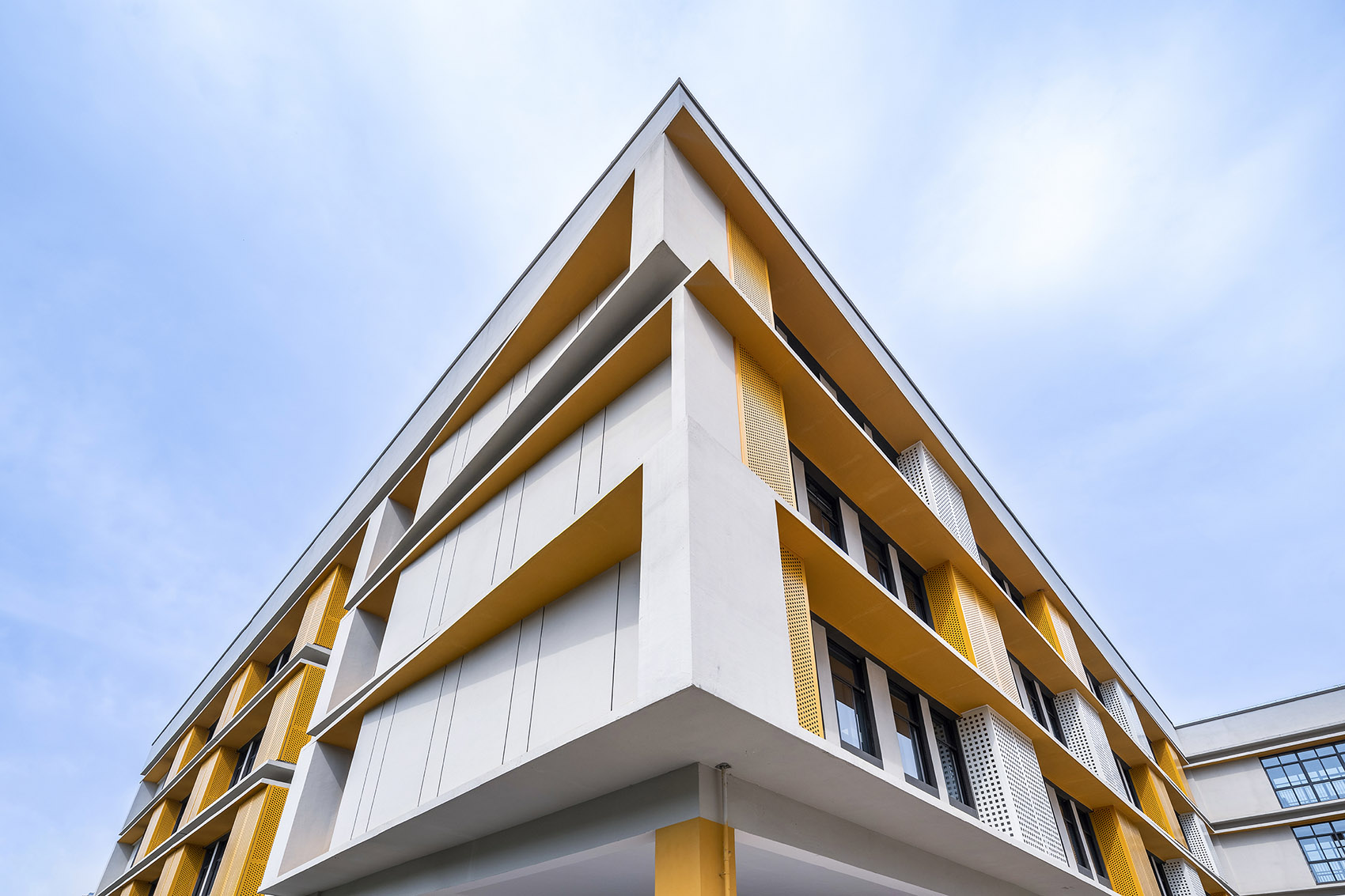 Xi’an Chanba N.23 Primary school by Sixth Architecture Design Institute ...