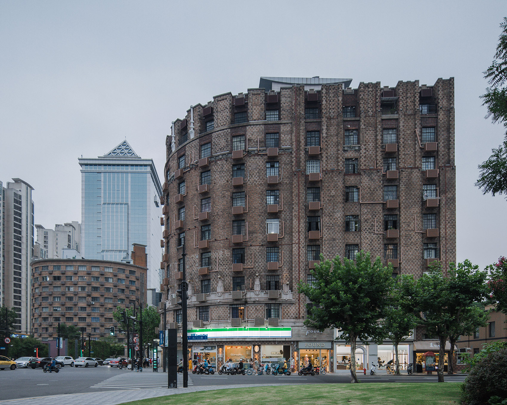Photography: 12 Art-Deco Buildings in Shanghai by Chen Yang - 谷德设计网