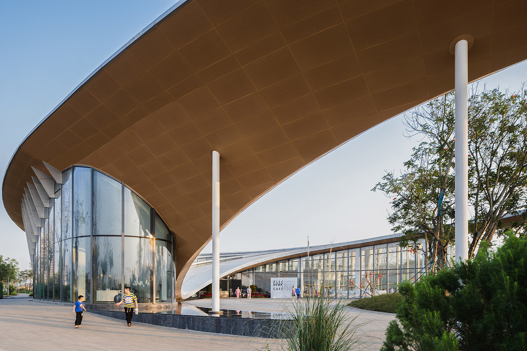 Haikou Xixiu Park Visitor Center, China by MUDA-Architects - 谷德设计网